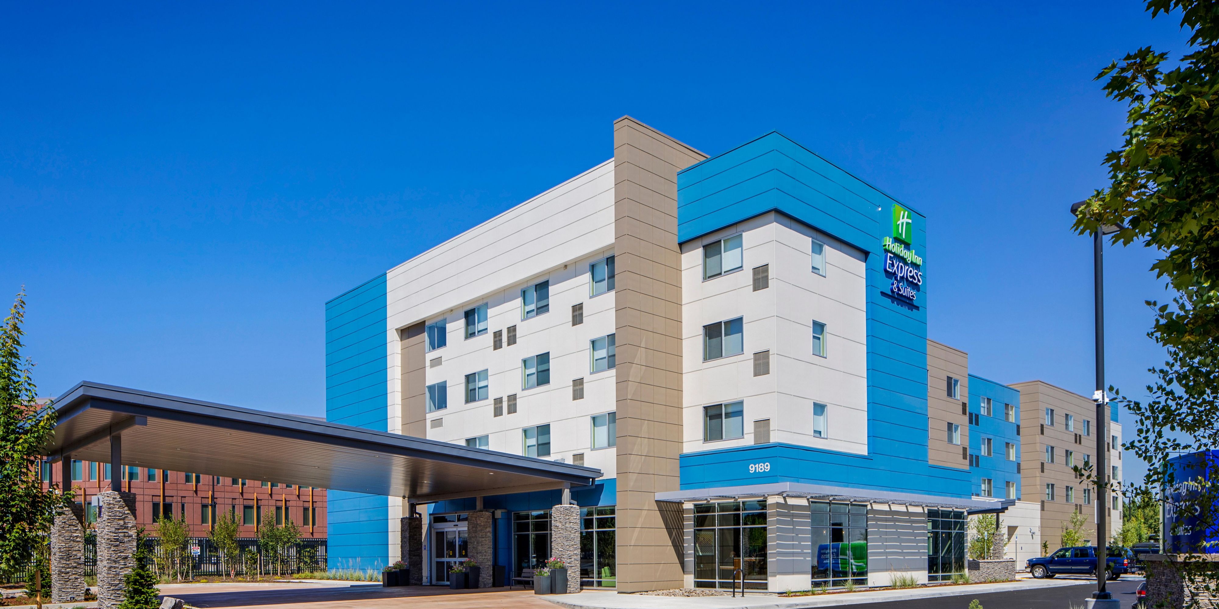Portland Airport Hotels With Pools | Holiday Inn Express & Suites ...