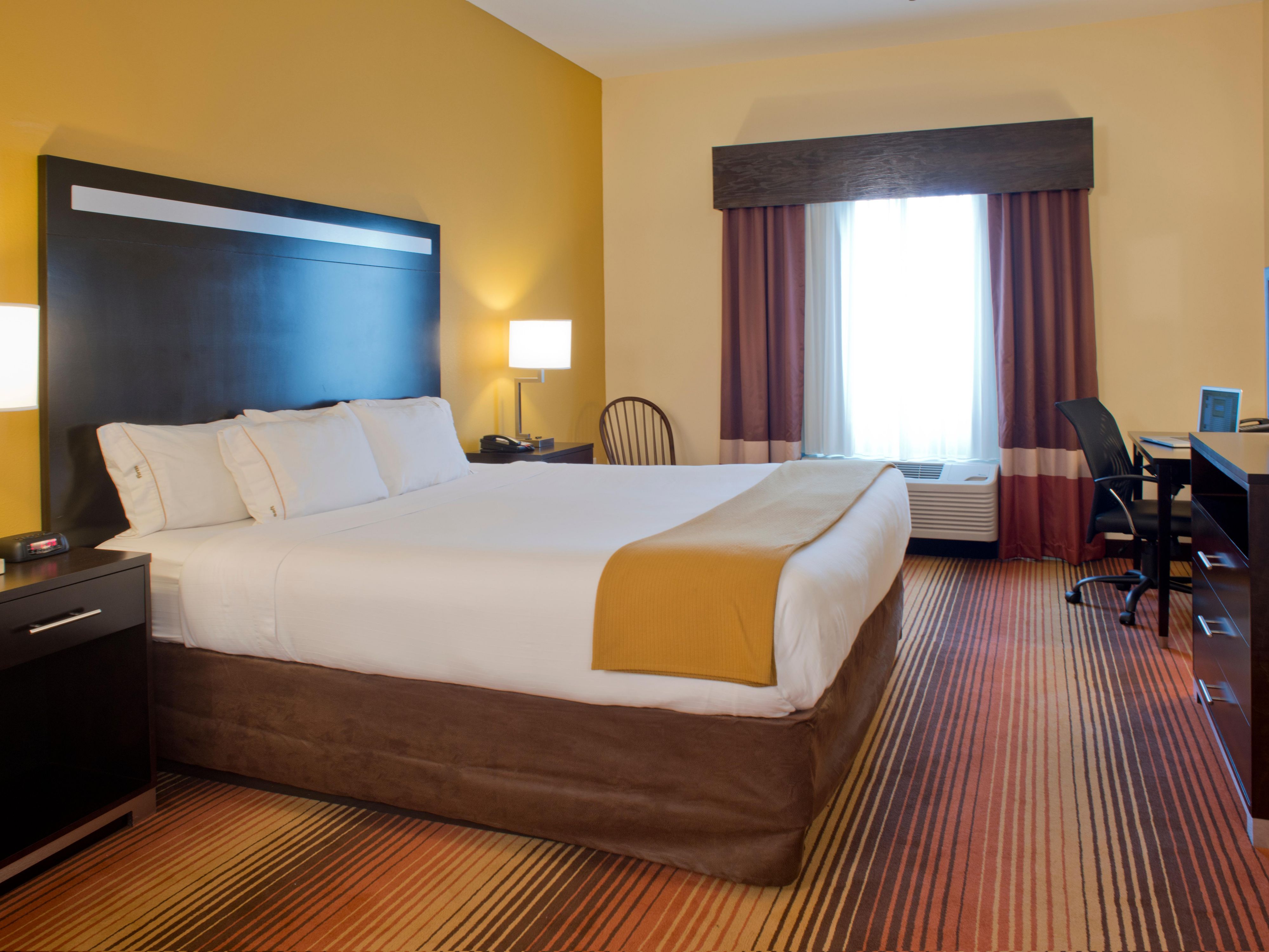 Prattville Hotel along I-65 | Holiday Inn Express & Suites Prattville South