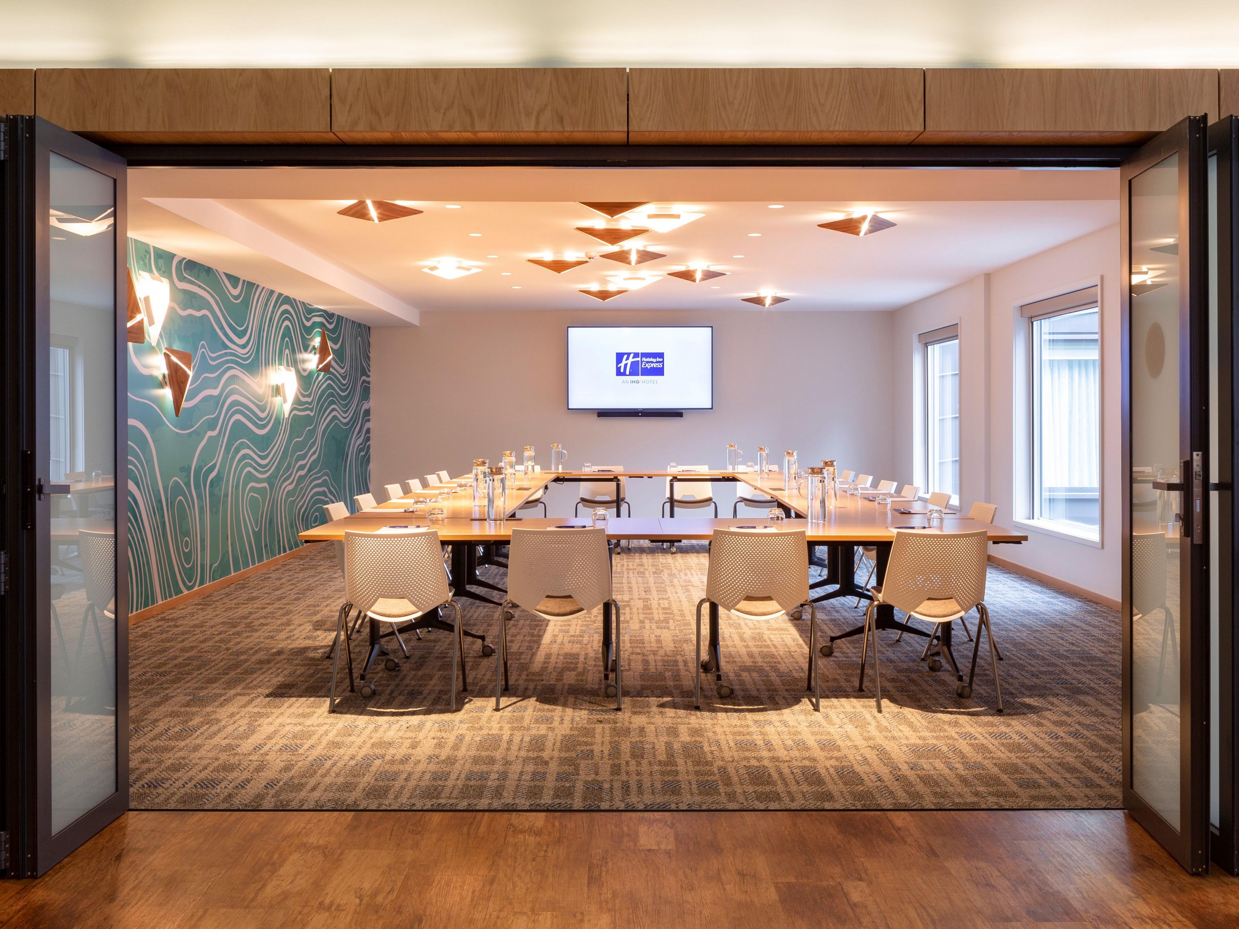 Events and Meeting Space in Queenstown | Holiday Inn Express & Suites ...