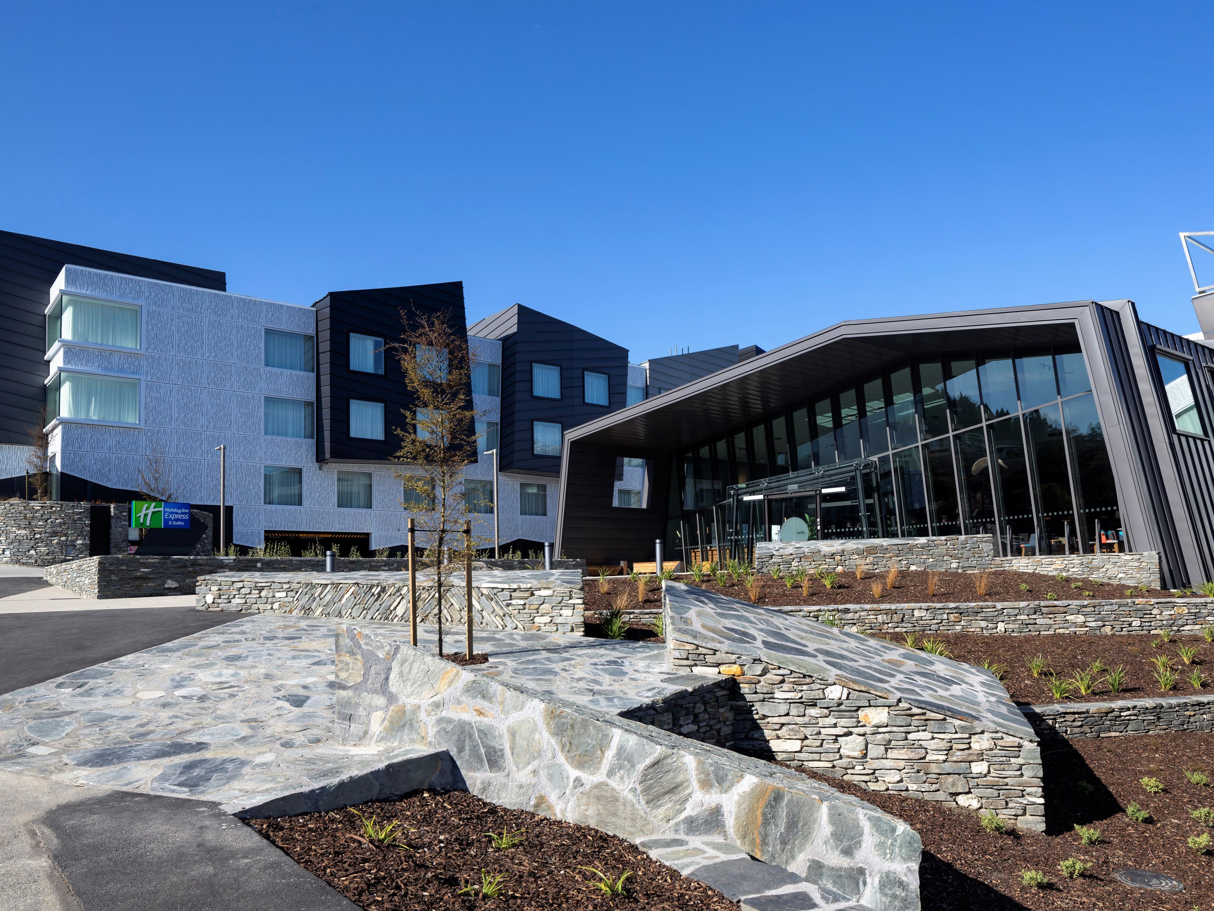 Holiday Inn Express And Suites Queenstown 洲际酒店集团旗下酒店