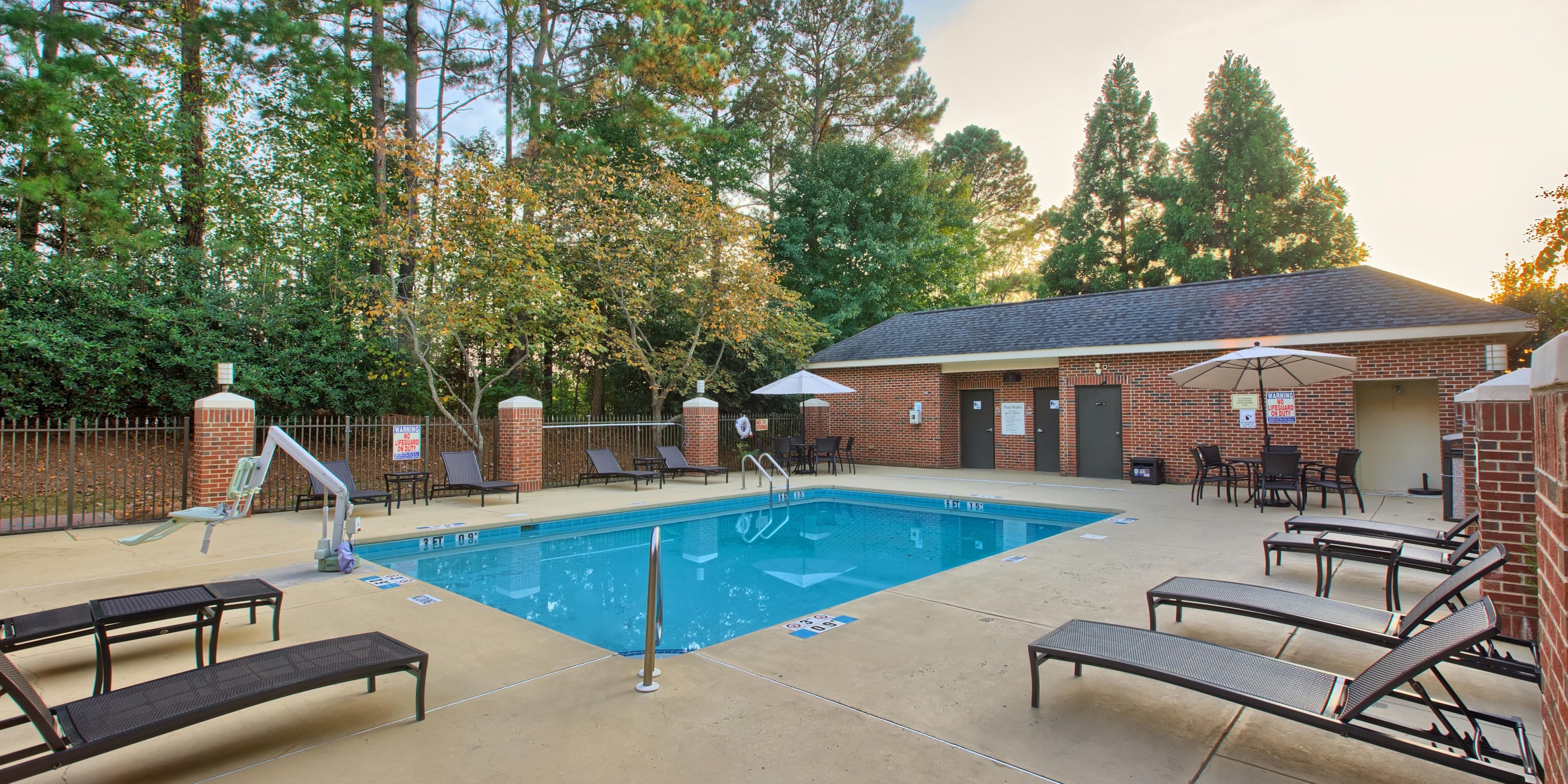 Hotel Suites in Raleigh, NC | Holiday Inn Express & Suites Raleigh ...