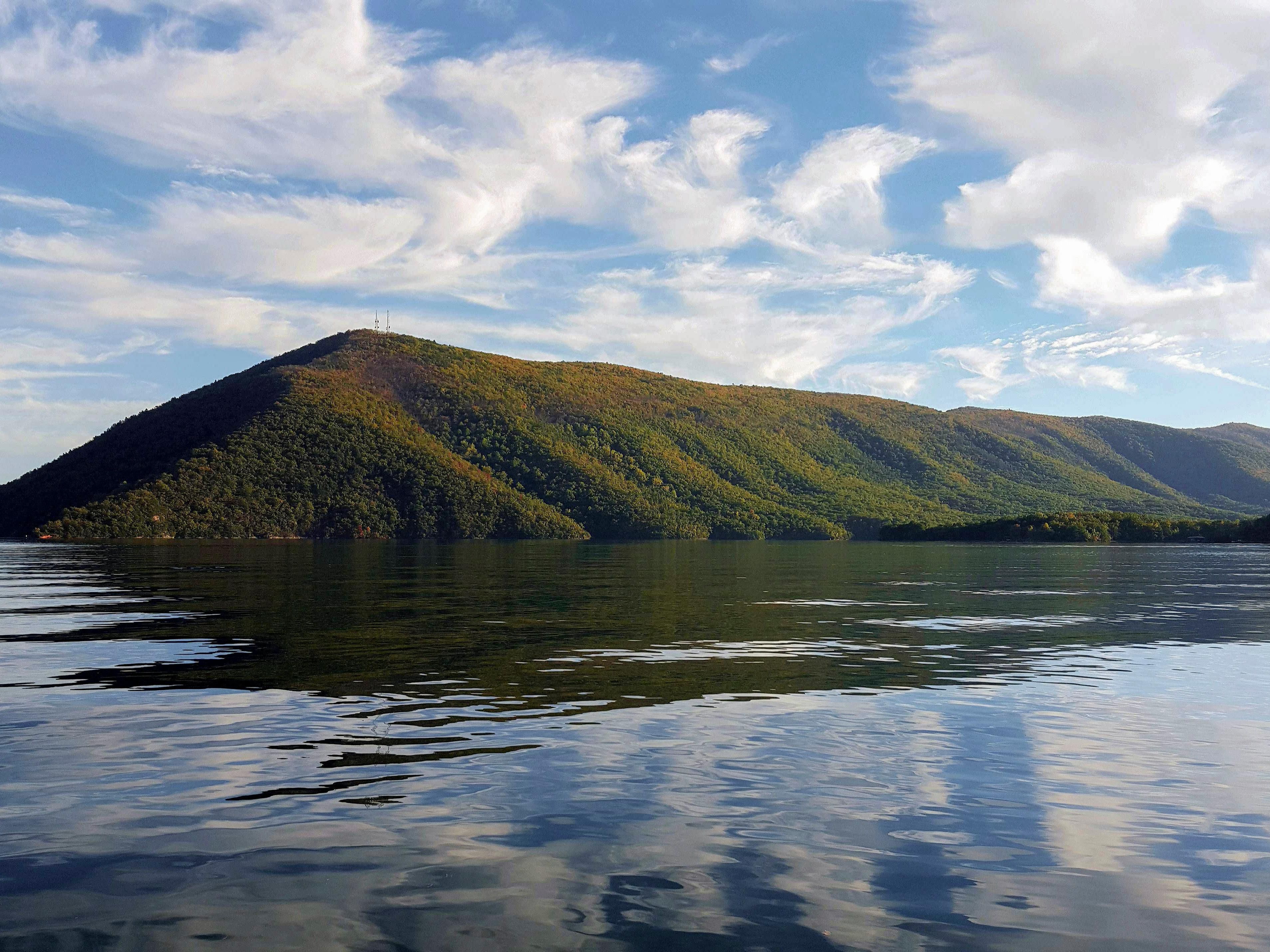 Hotel in Rocky Mount, VA | Holiday Inn Express & Suites Rocky Mount ...