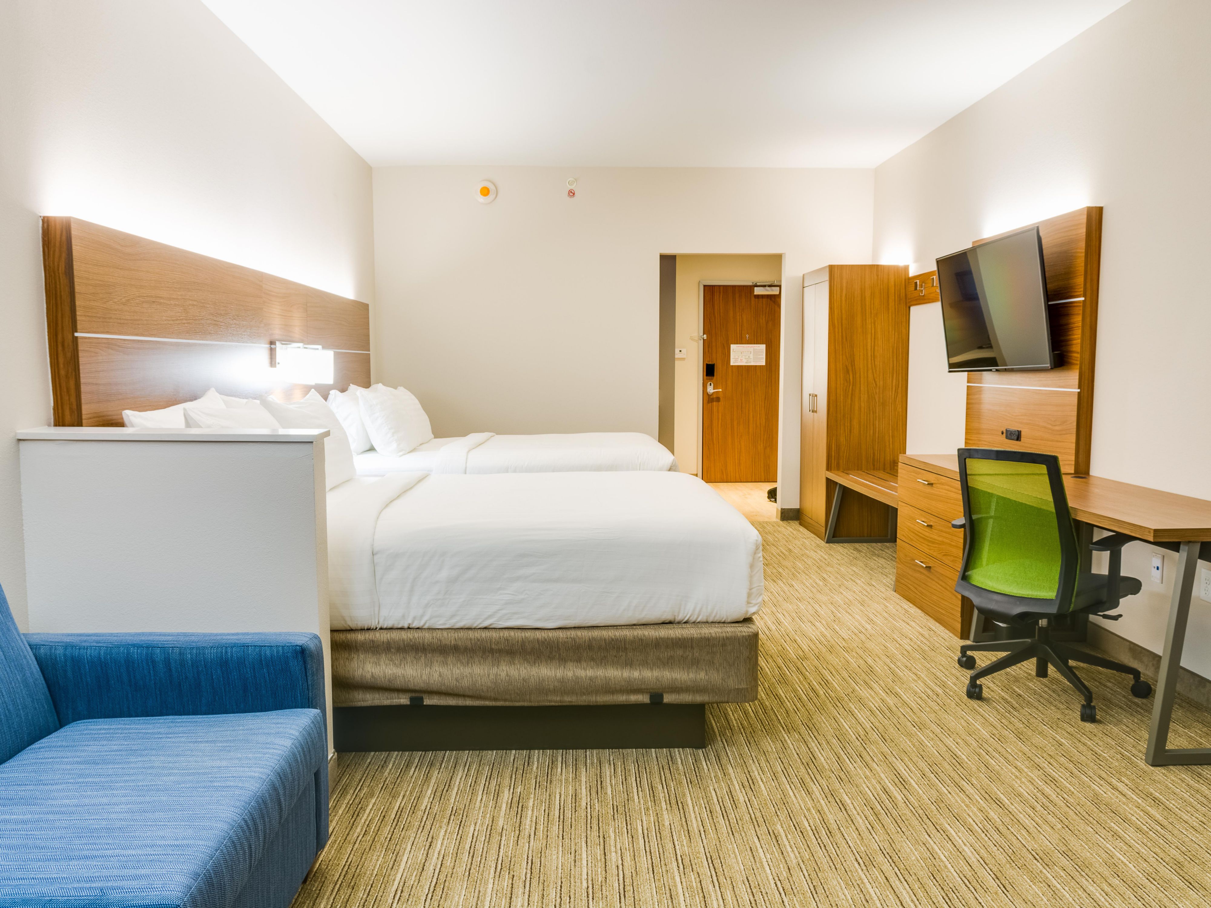 Rooms & Suites