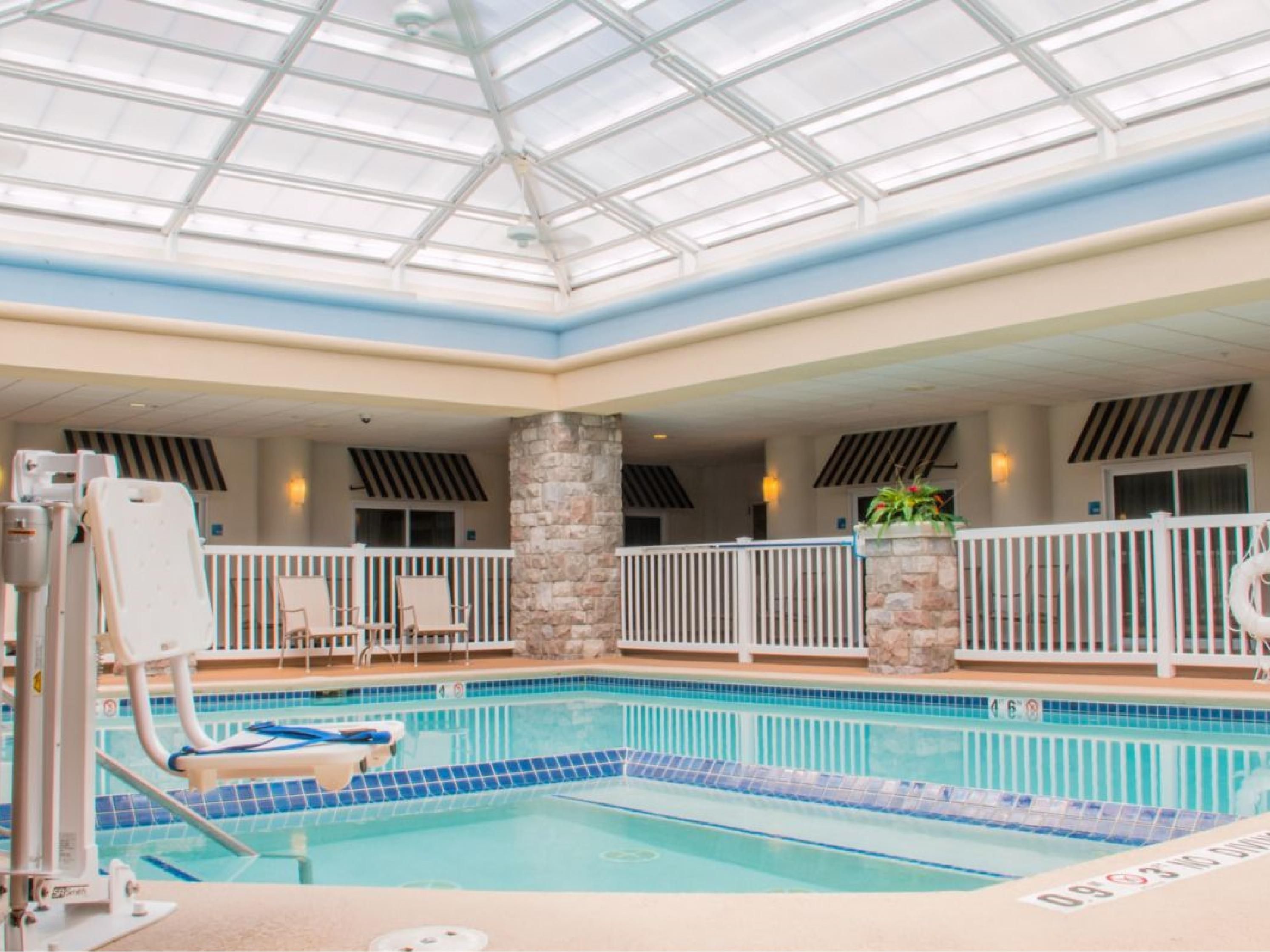 Saginaw Hotel with Indoor Pool | Holiday Inn Express & Suites Saginaw