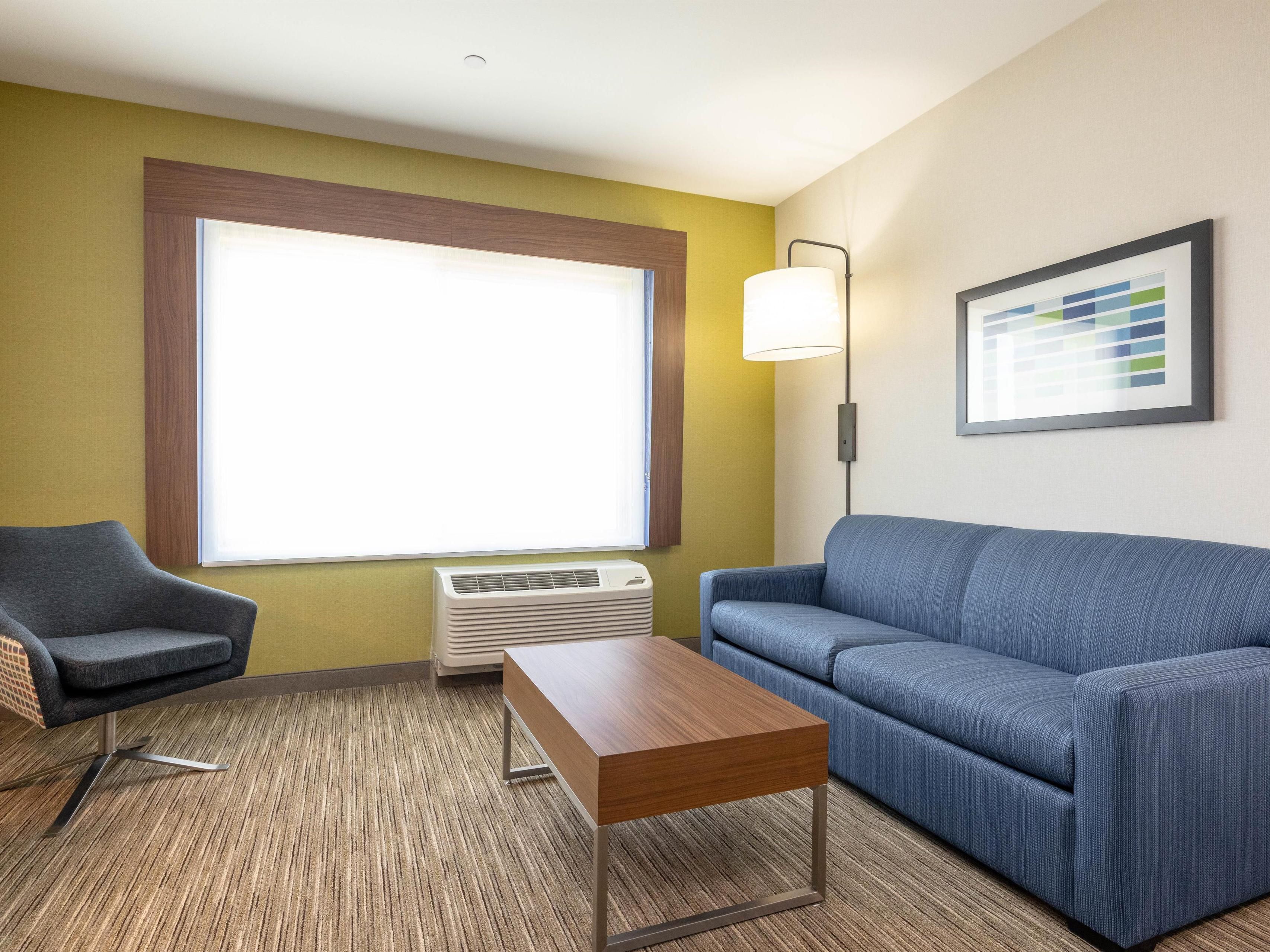 Holiday Inn Express & Suites San Jose – Silicon Valley Guest Room ...