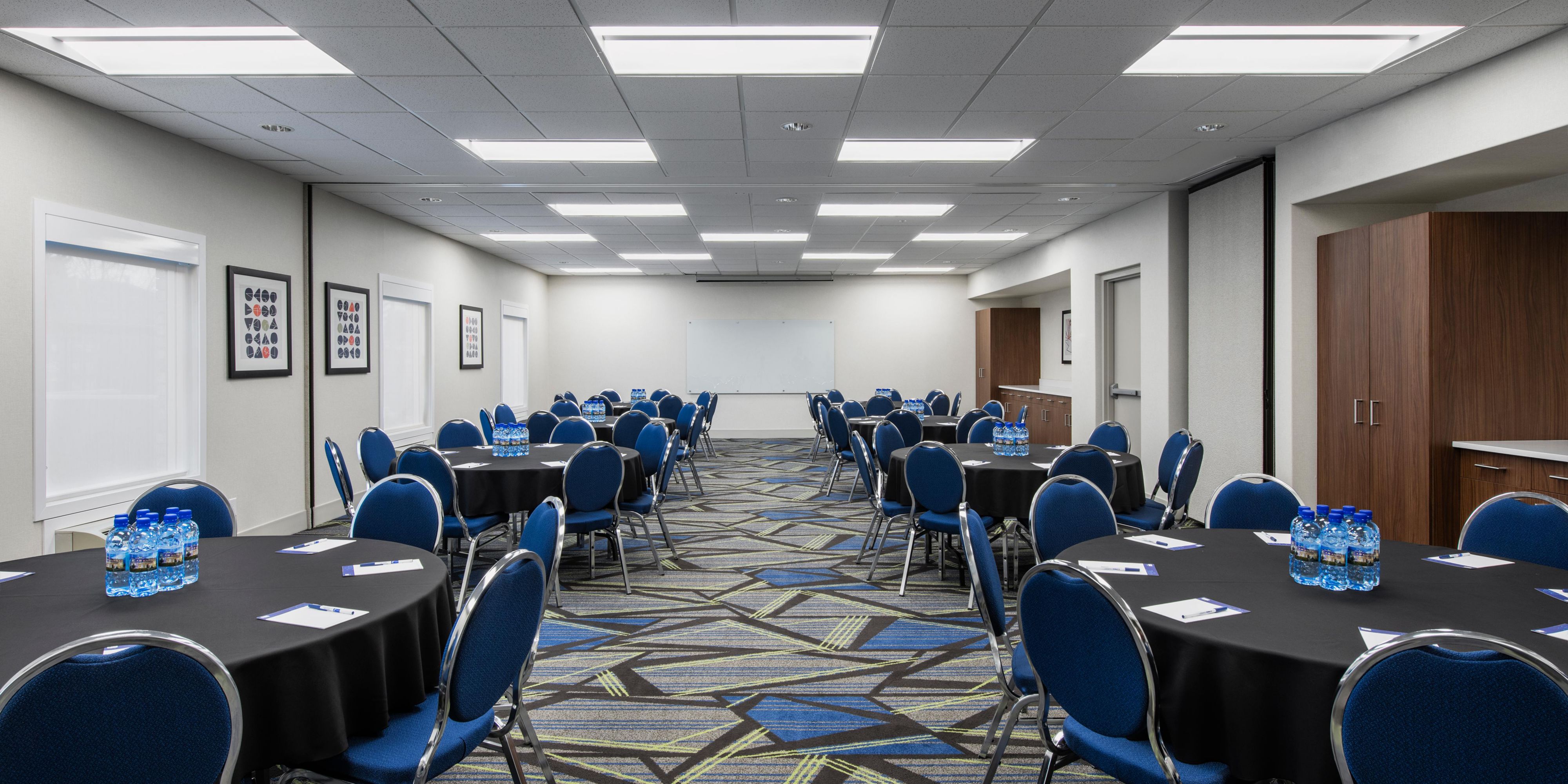 Holiday Inn Express & Suites Saskatoon Centre - Saskatoon, Canada