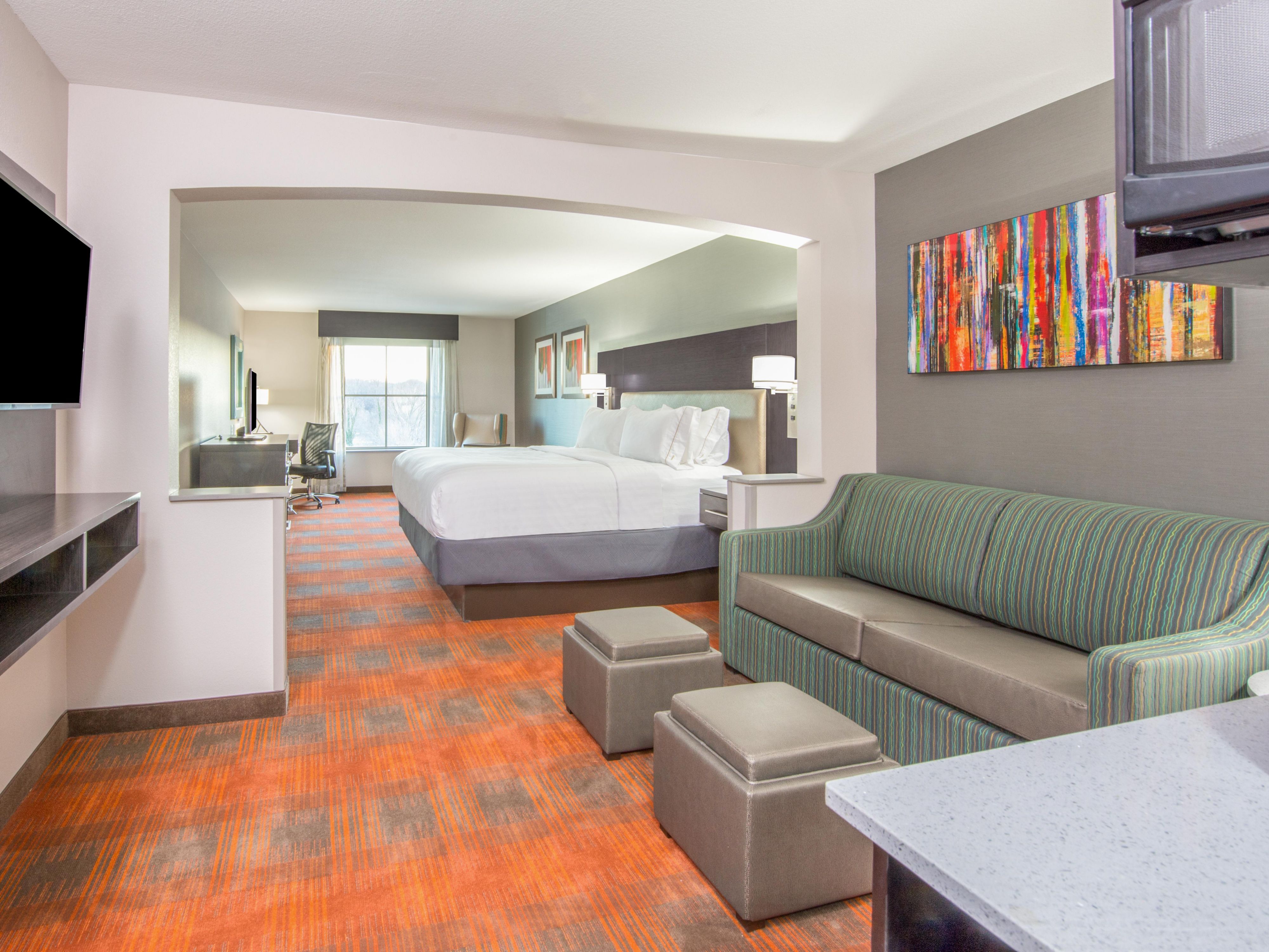 Holiday Inn Express & Suites Shawnee-Kansas City West Guest Room ...