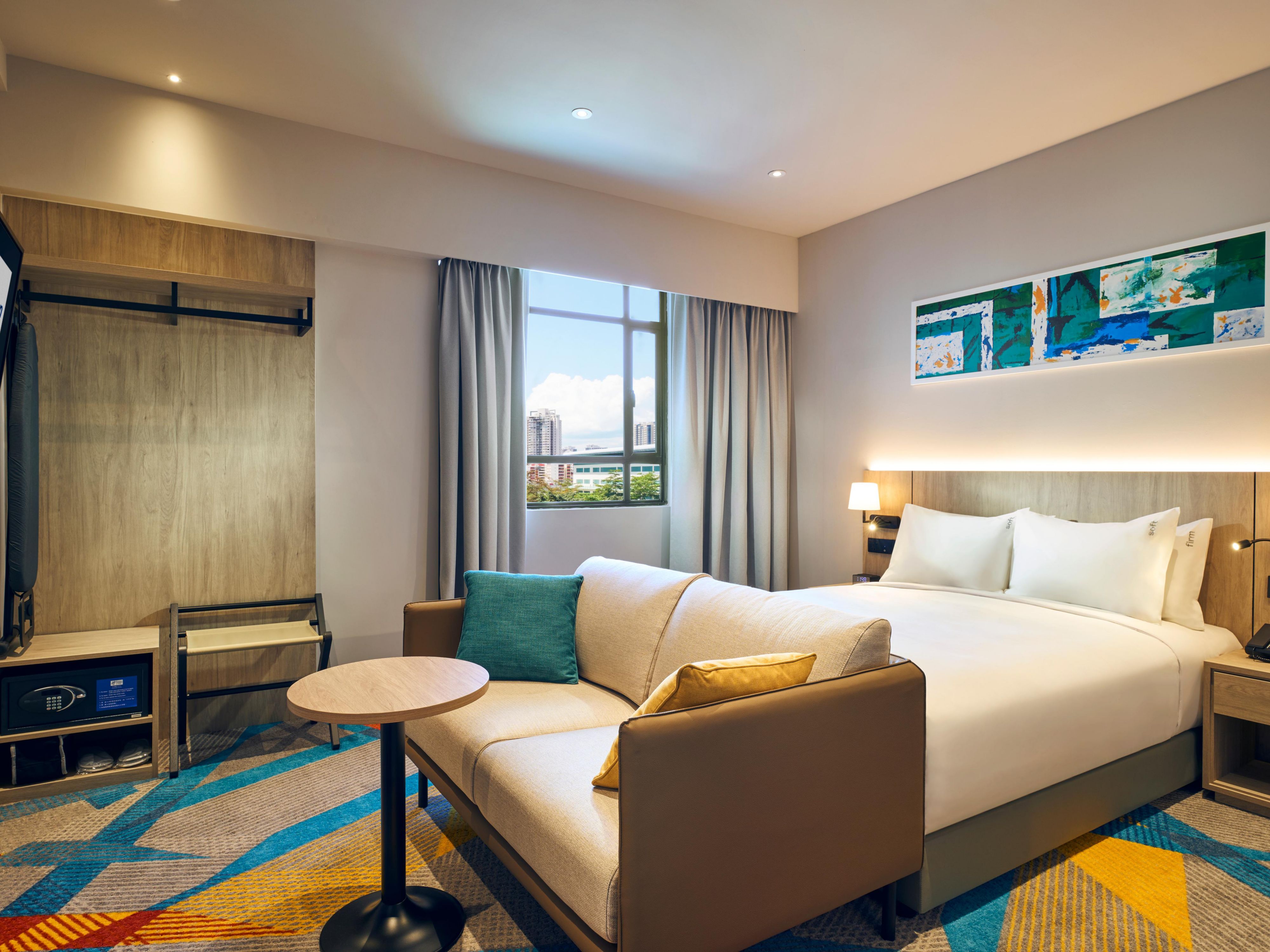 Holiday Inn Express & Suites Singapore Novena Guest Room & Suite Options