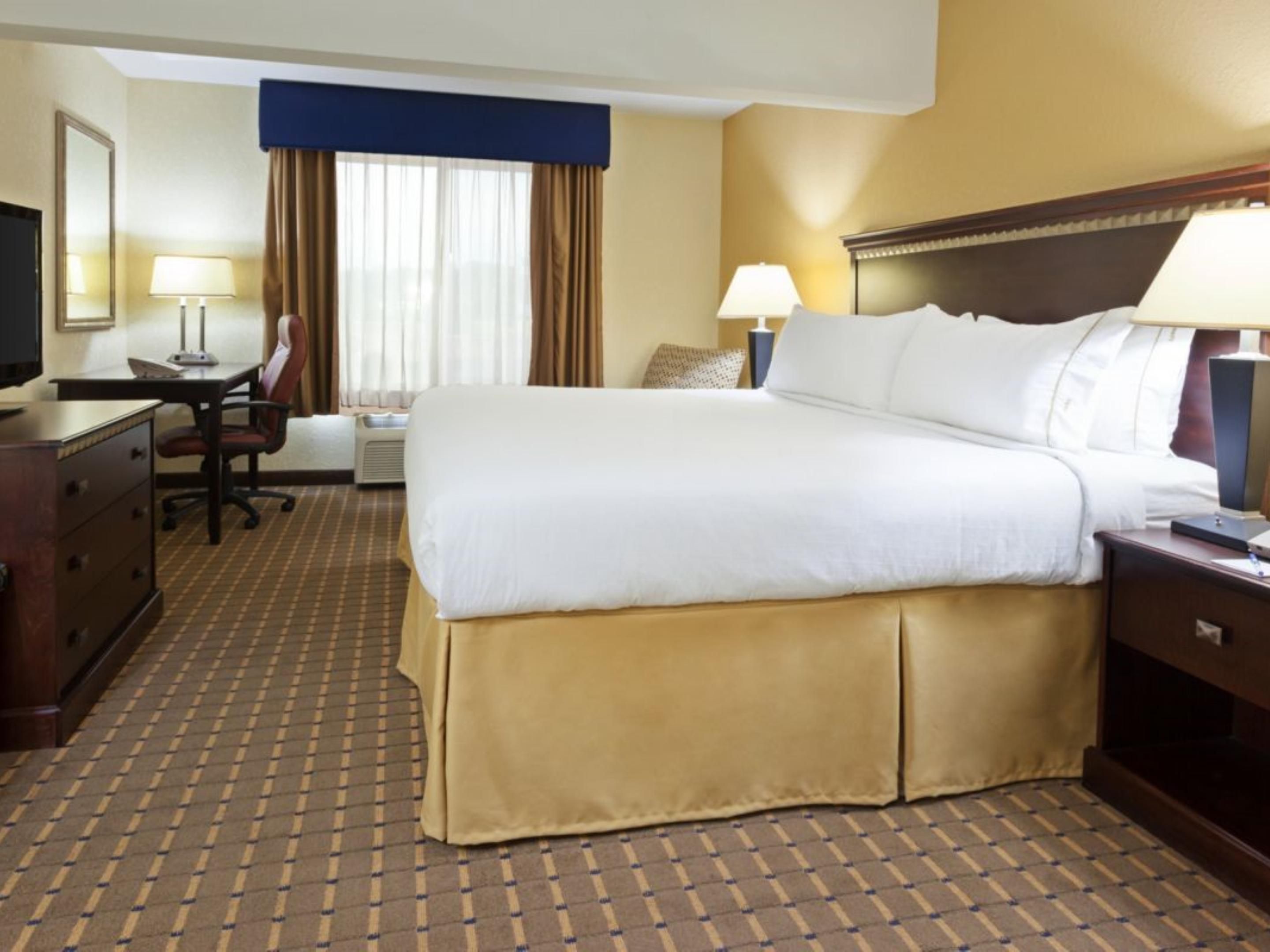 Holiday Inn Express & Suites Smithfield - Selma I-95 - Smithfield ...