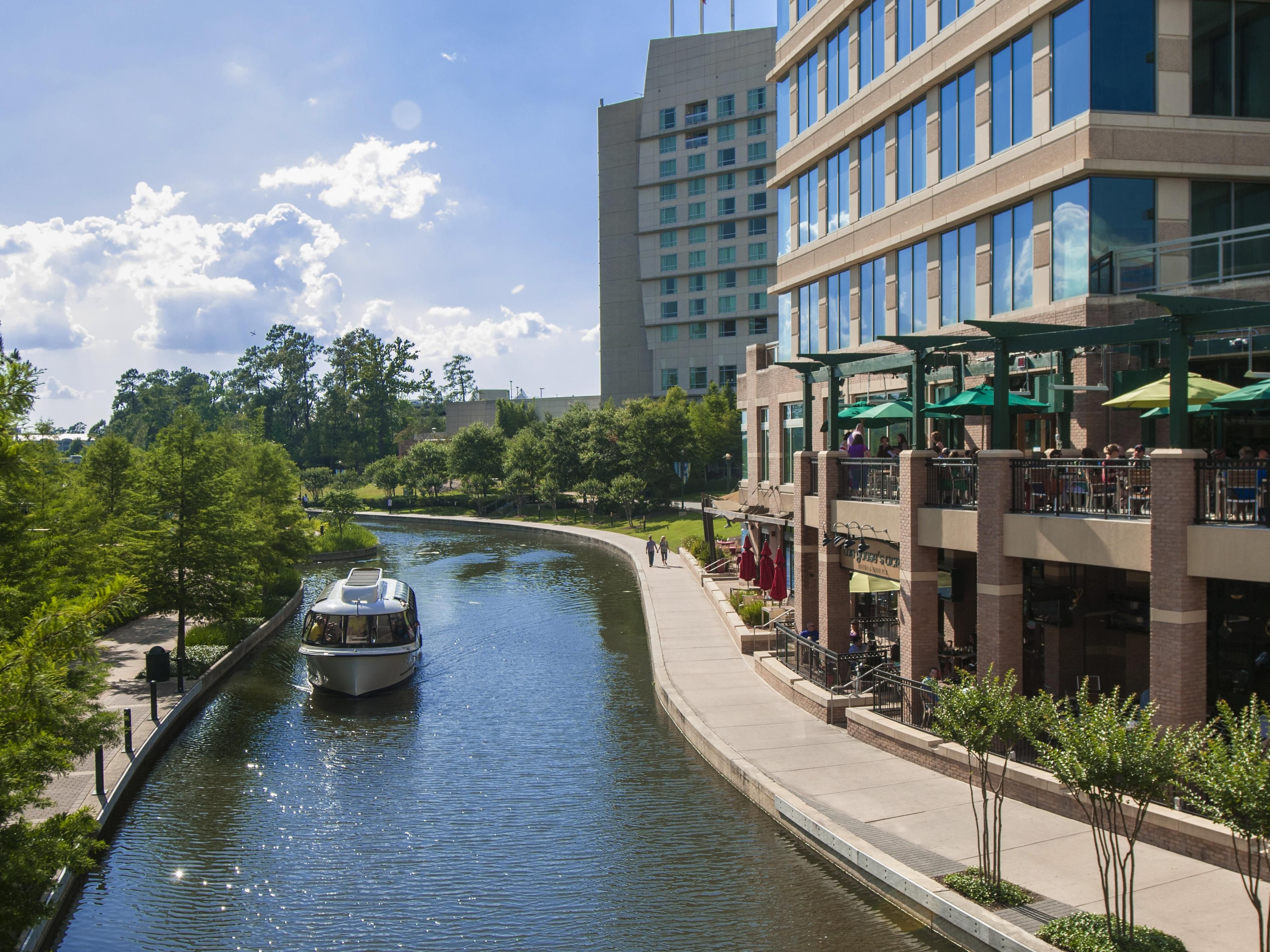 Hotel in Spring TX | Holiday Inn & Suites Spring-Woodlands Area