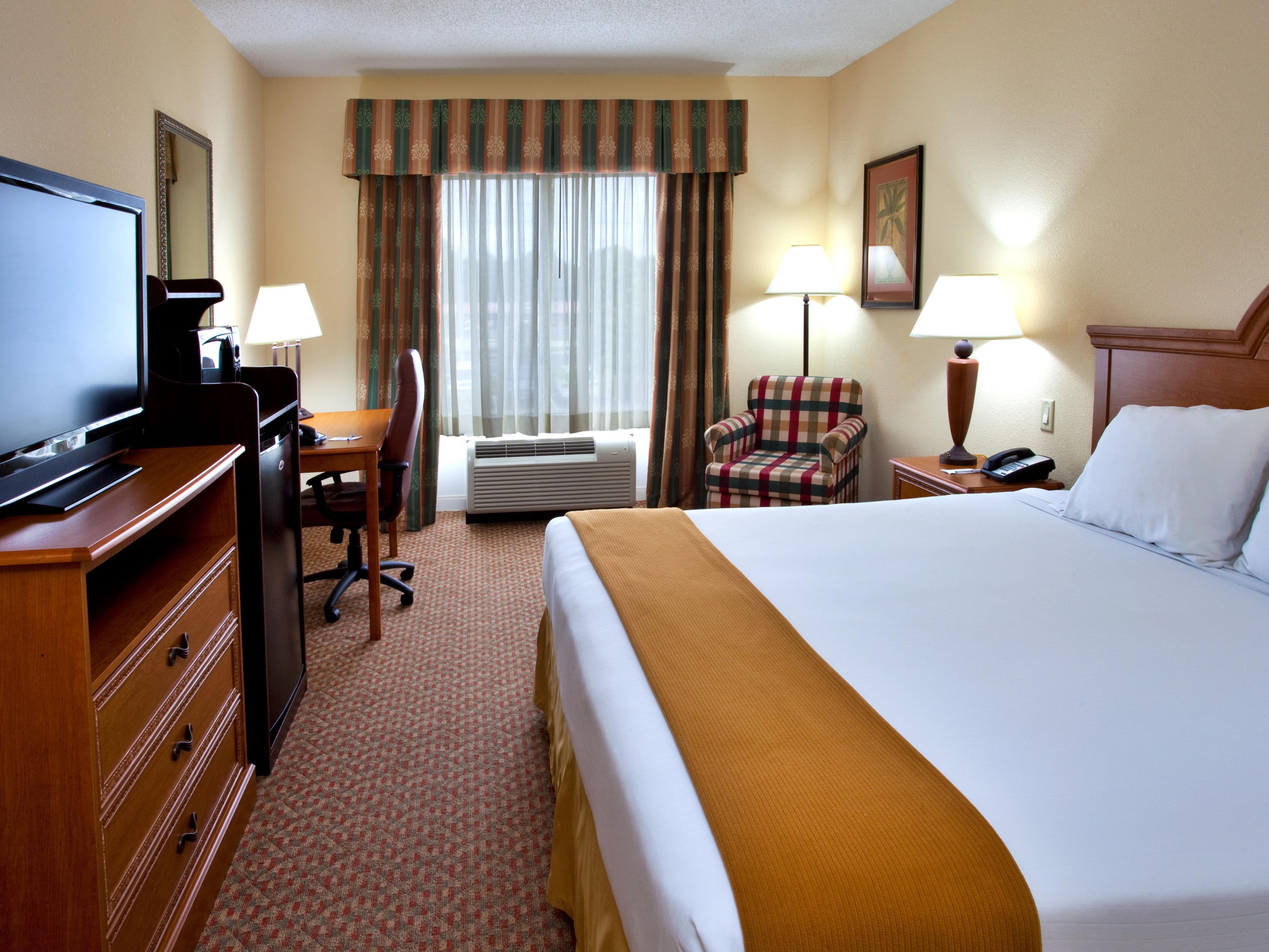 Spring Hill Hotel near Weeki Wachee Springs | Holiday Inn Express ...