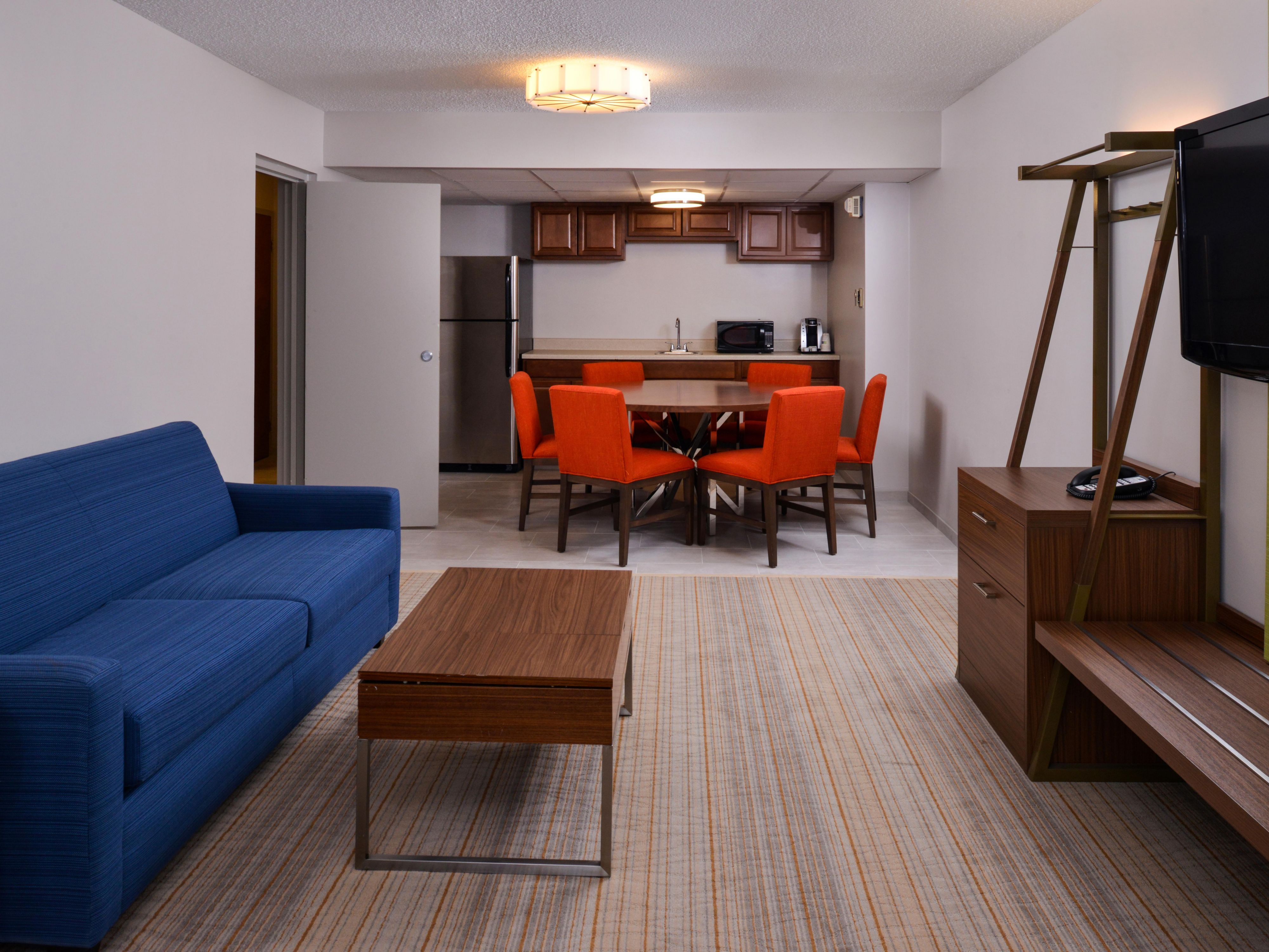 Holiday Inn Express & Suites Springfield Guest Room & Suite Options