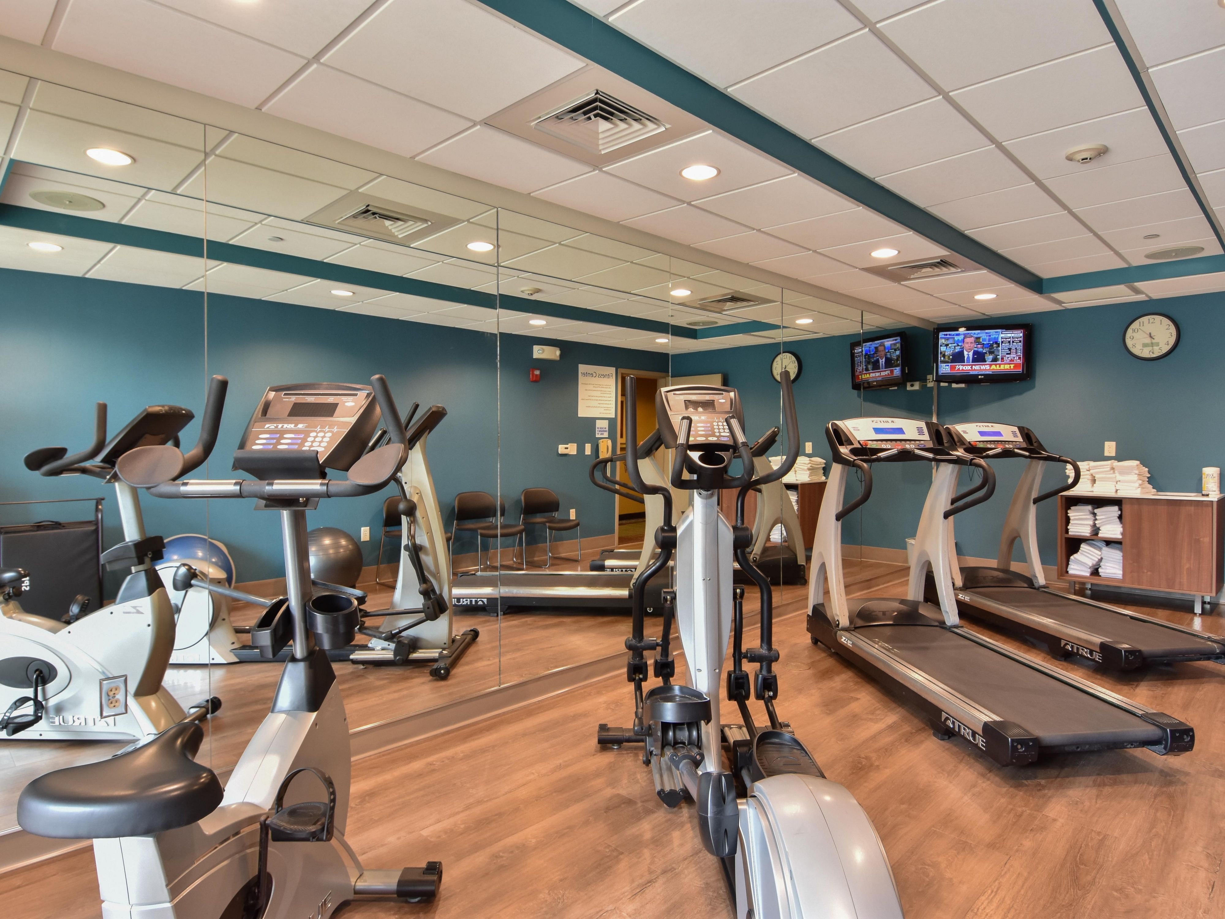 Hotel in Springfield, MO | Holiday Inn Express & Suites Springfield ...