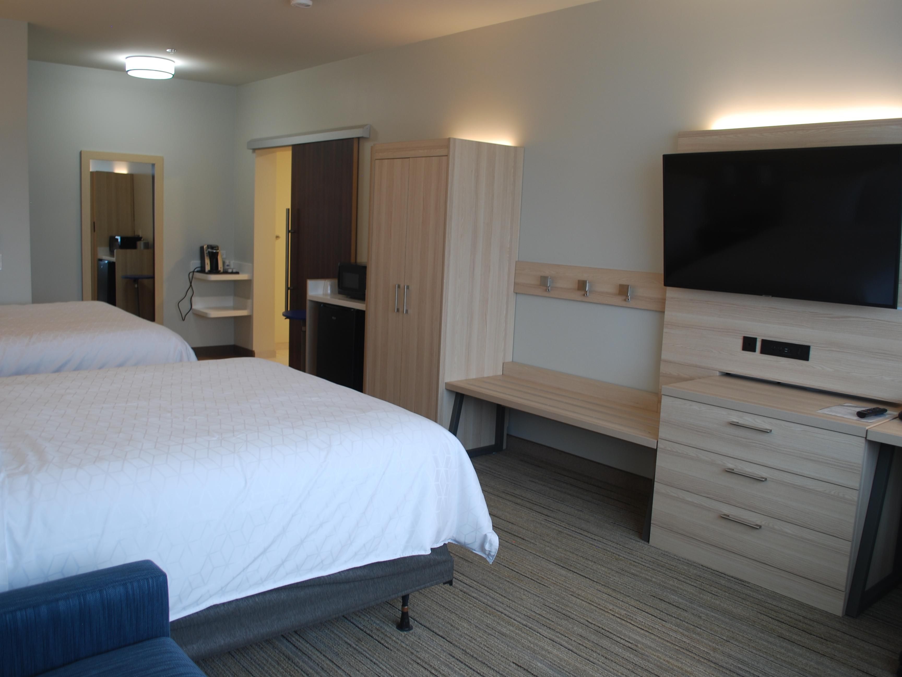 Hotels in St. Albert Near Edmonton | Holiday Inn Express & Suites ...