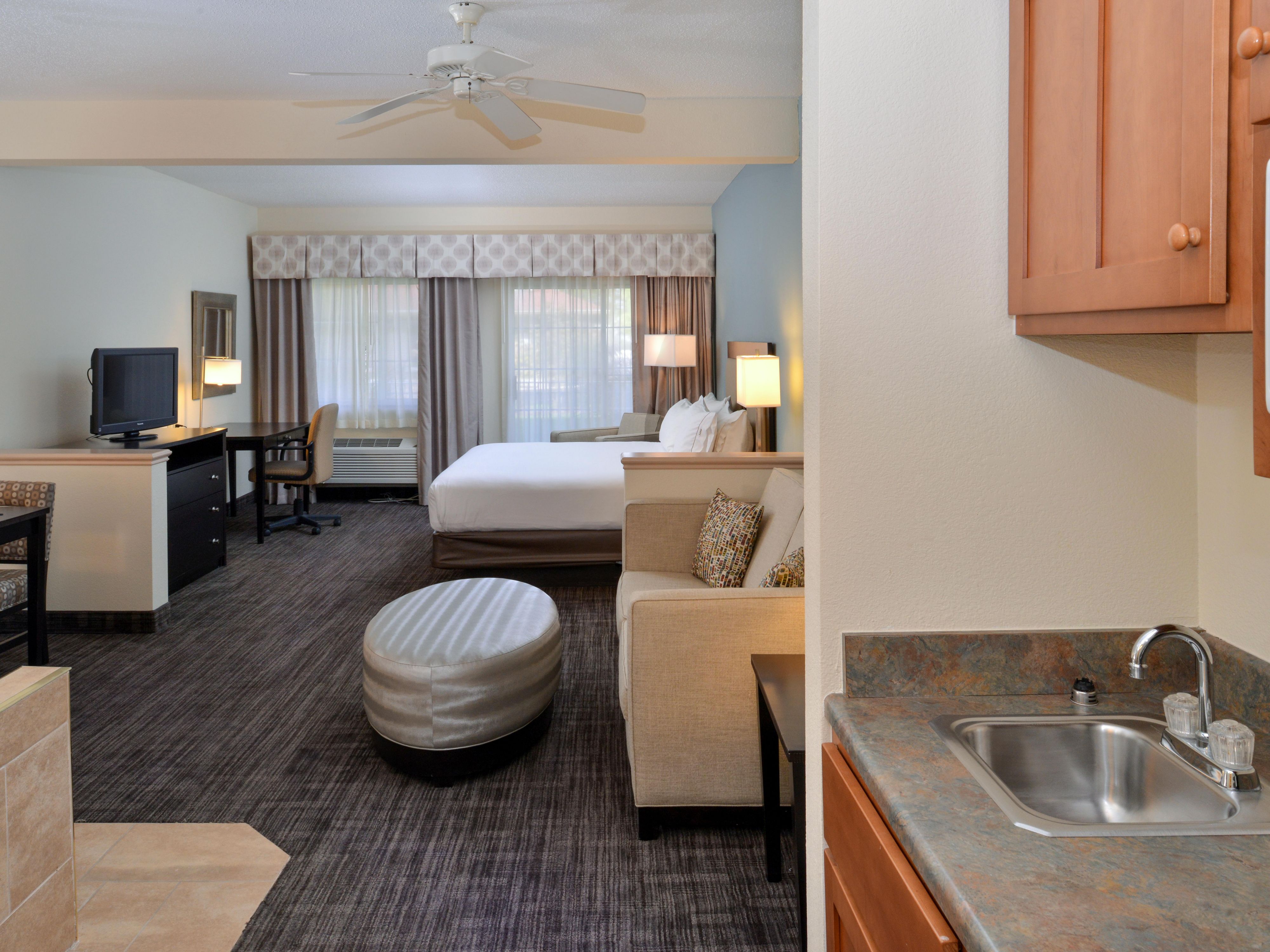 Holiday Inn Express & Suites St. Joseph Guest Room & Suite Options