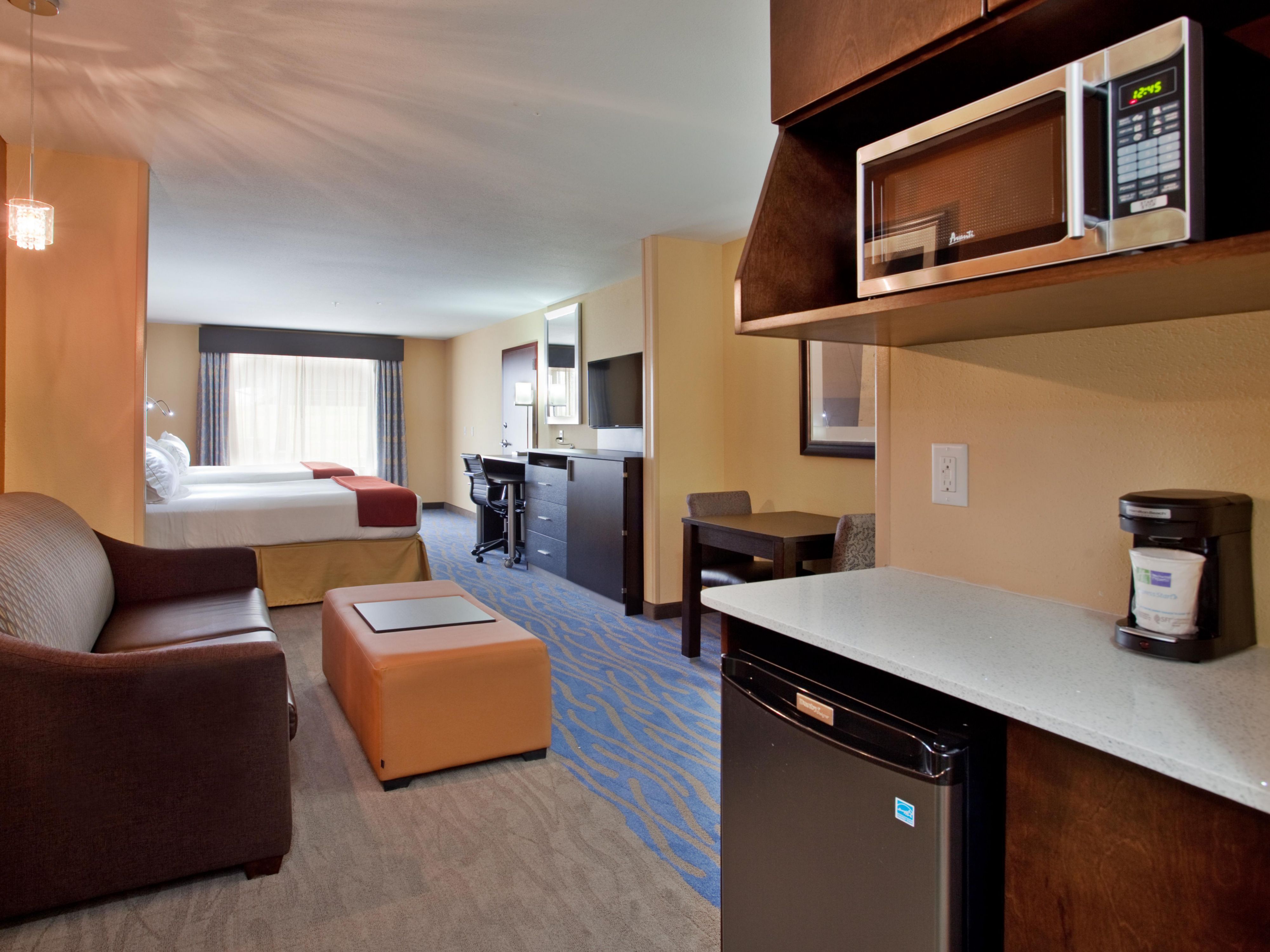 Holiday Inn Express & Suites St Louis Airport Guest Room & Suite Options