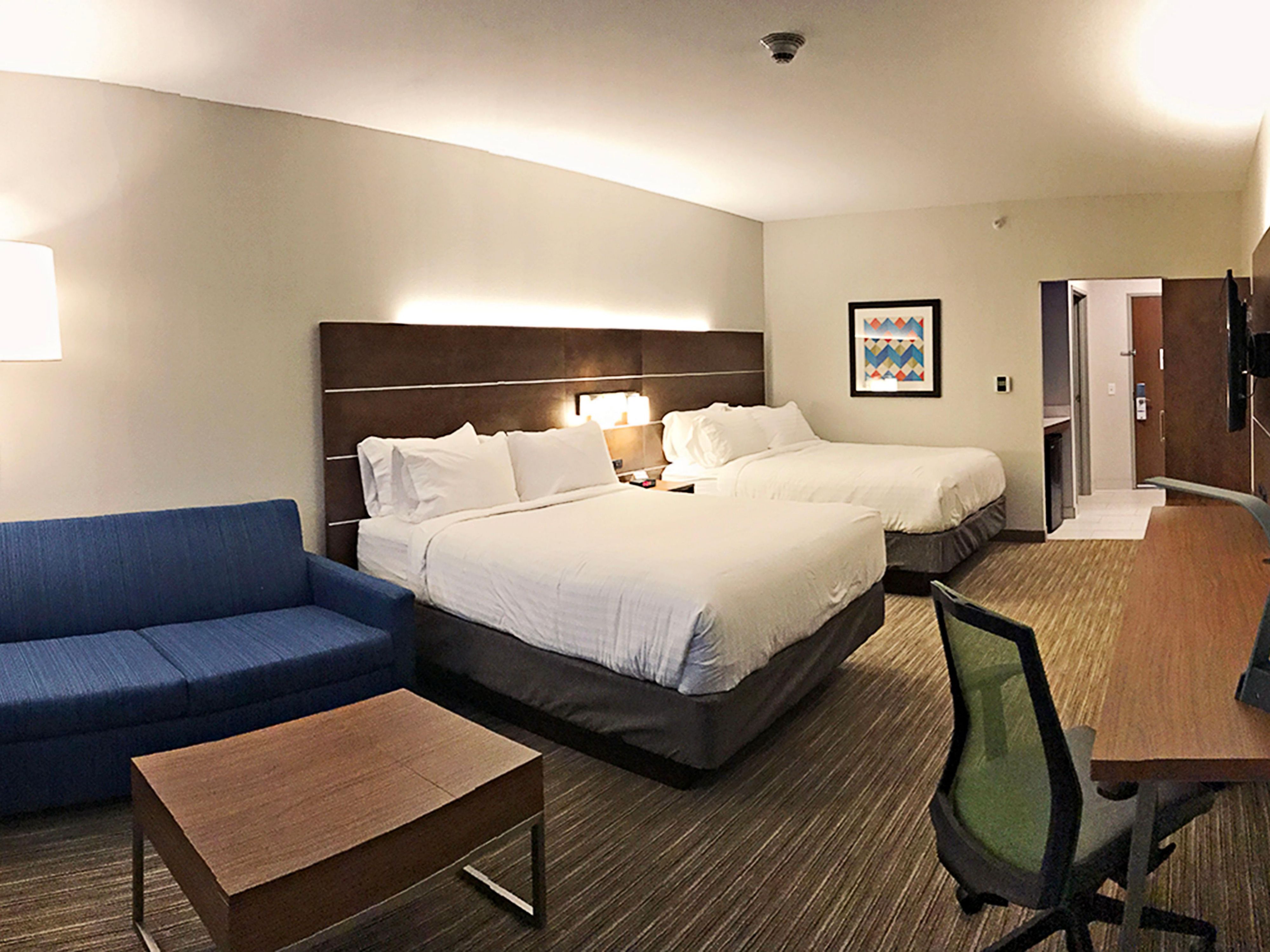 Rooms & Suites