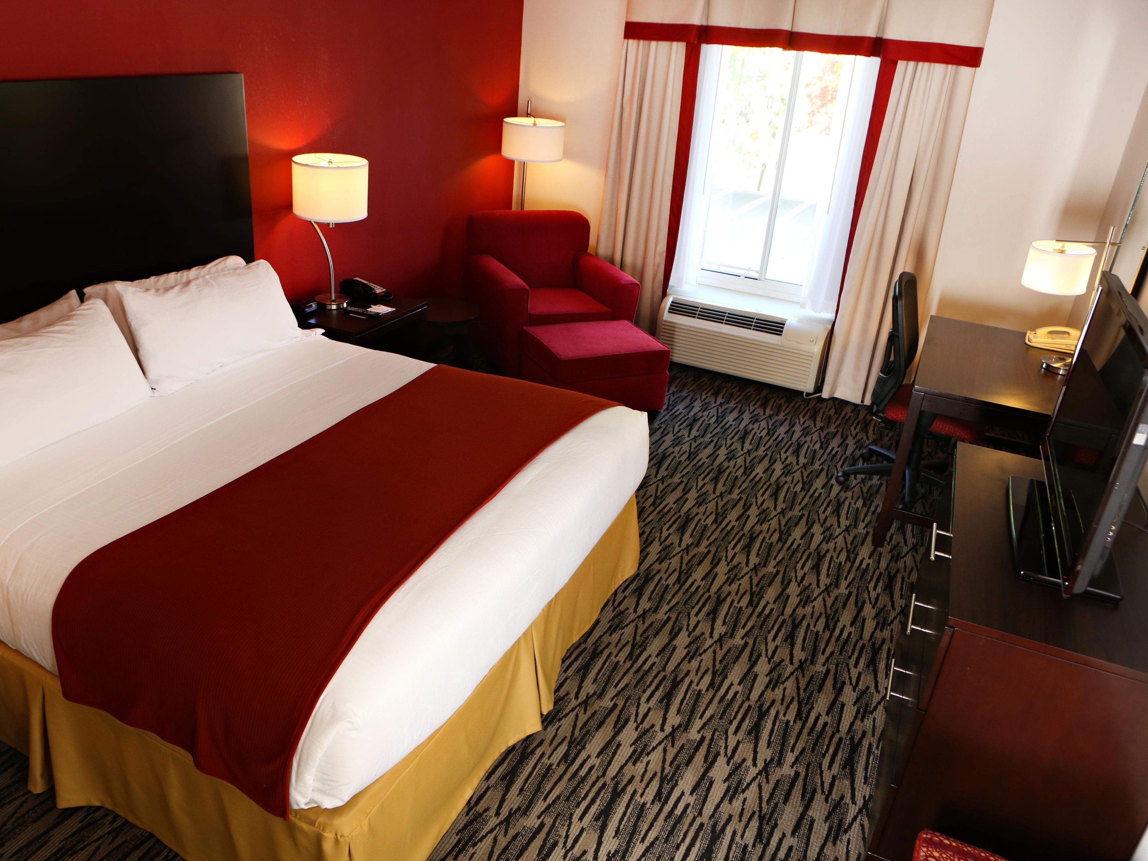Affordable Hotel in Sumter, SC | Holiday Inn Express & Suites Sumter