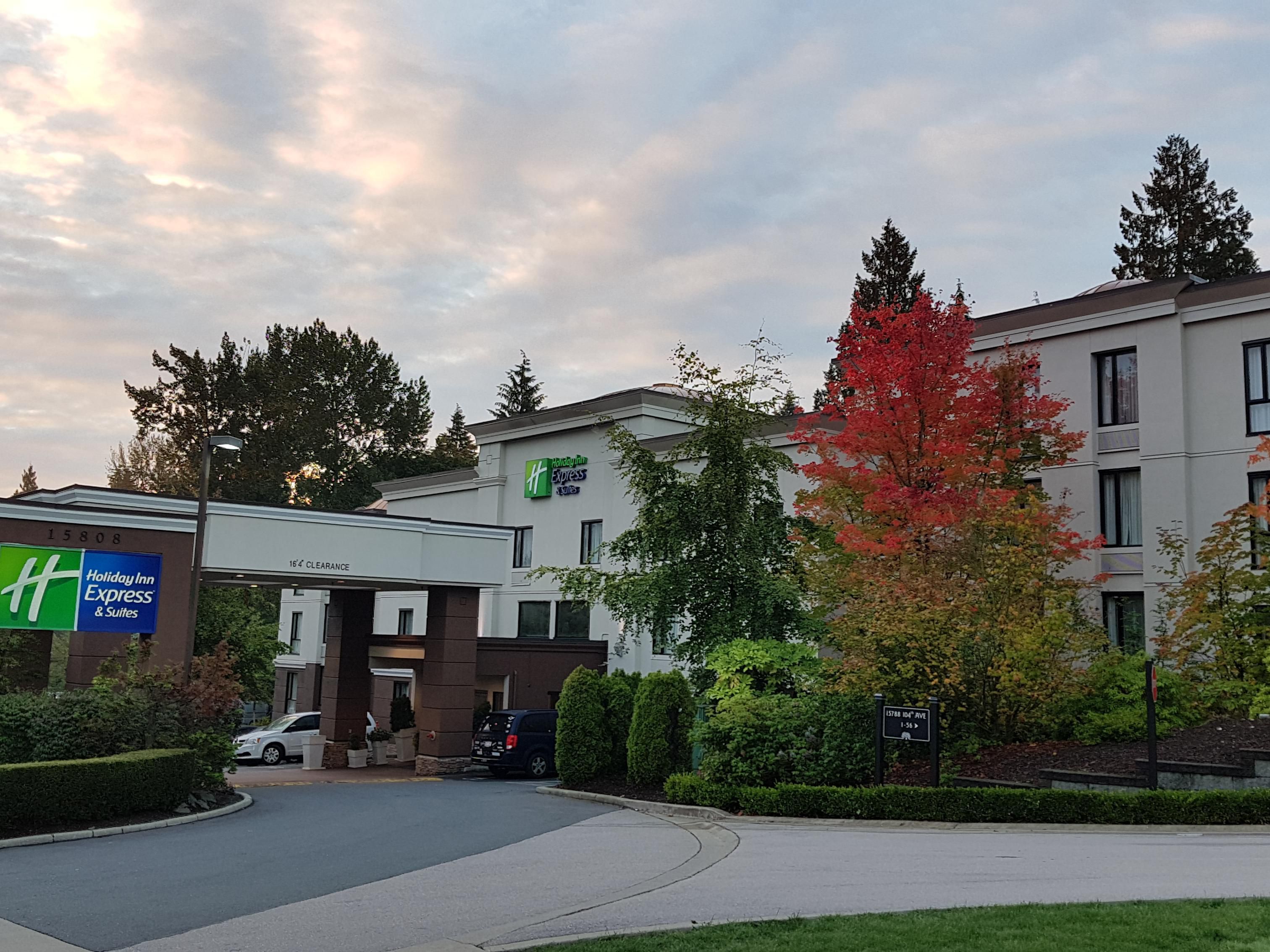 Holiday Inn Express & Suites Surrey - Surrey,