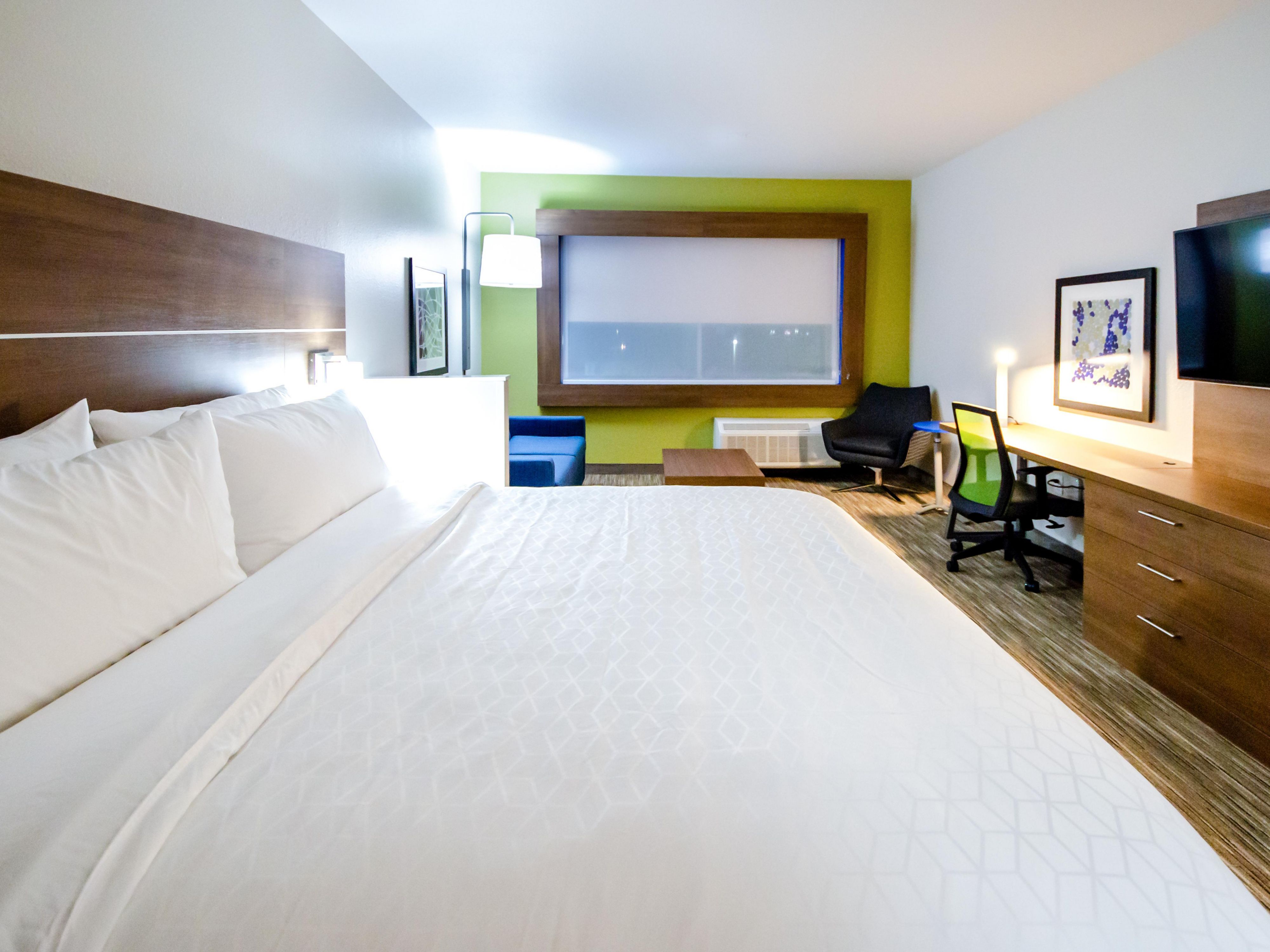 Holiday Inn Express & Suites Taylor Guest Room & Suite Options