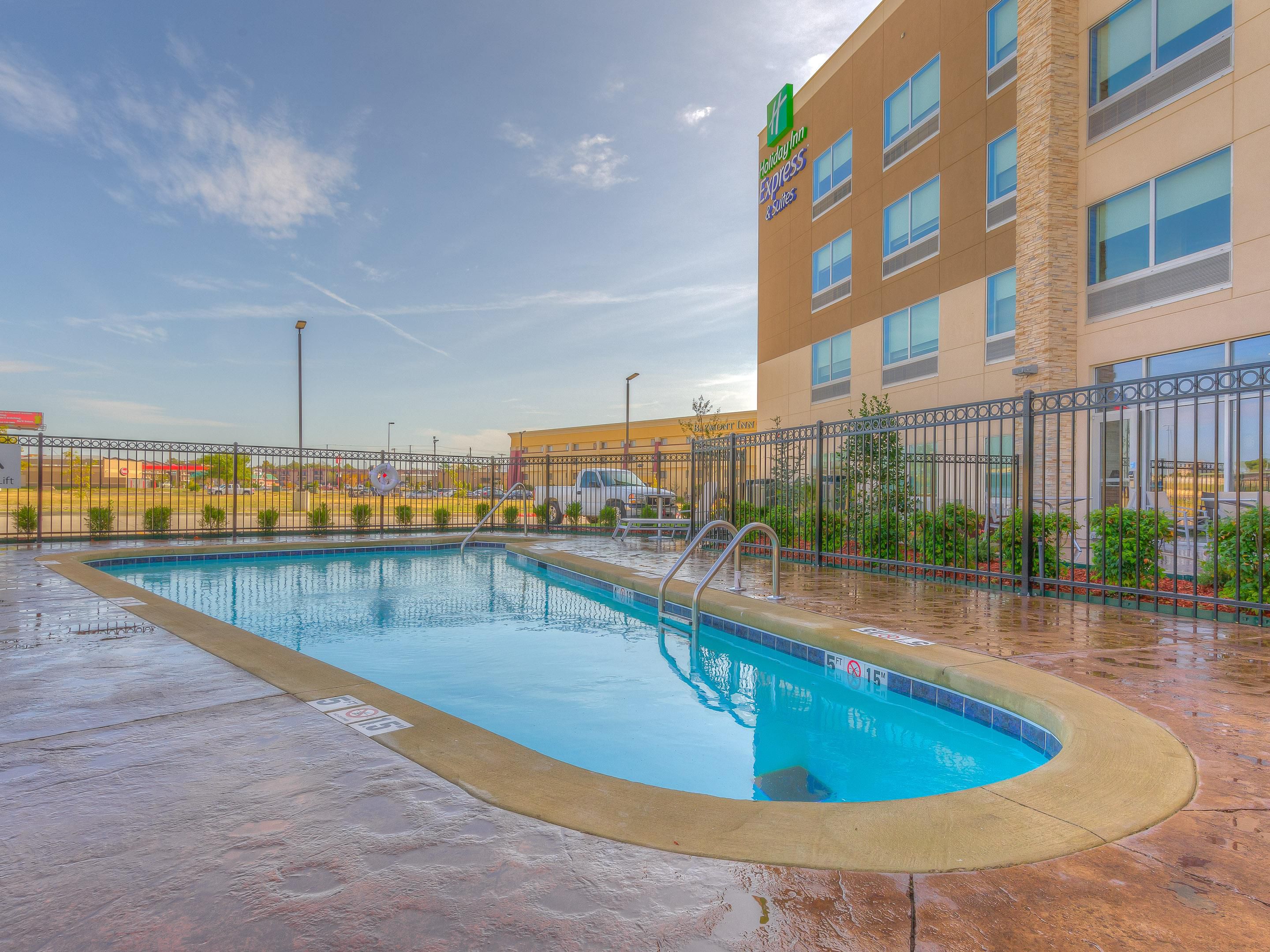 Hotel in Tulsa, OK near Cain's Ballroom | Holiday Inn Express & Suites ...