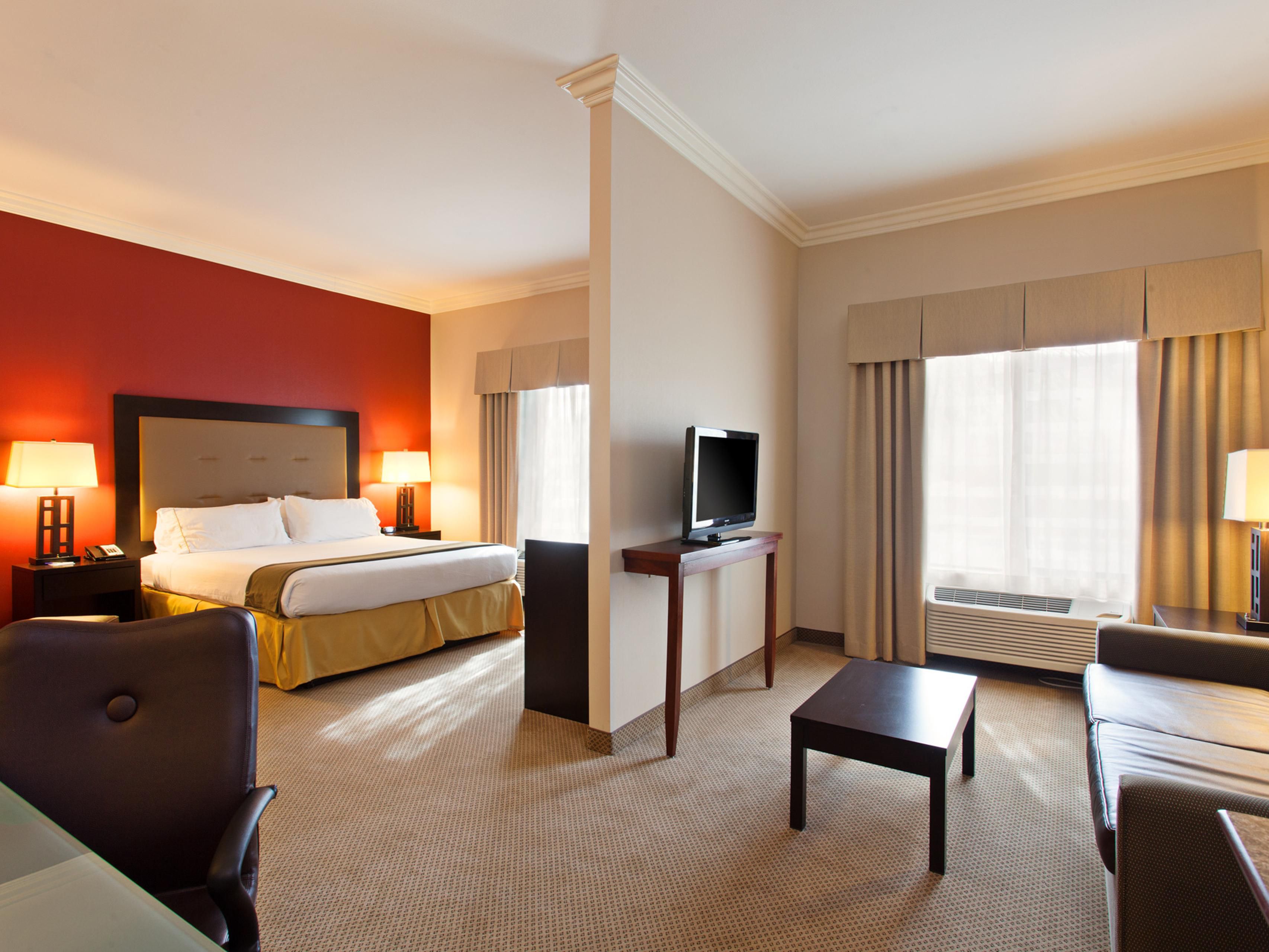 Holiday Inn Express & Suites Twentynine Palms- Joshua Tree Guest Room ...