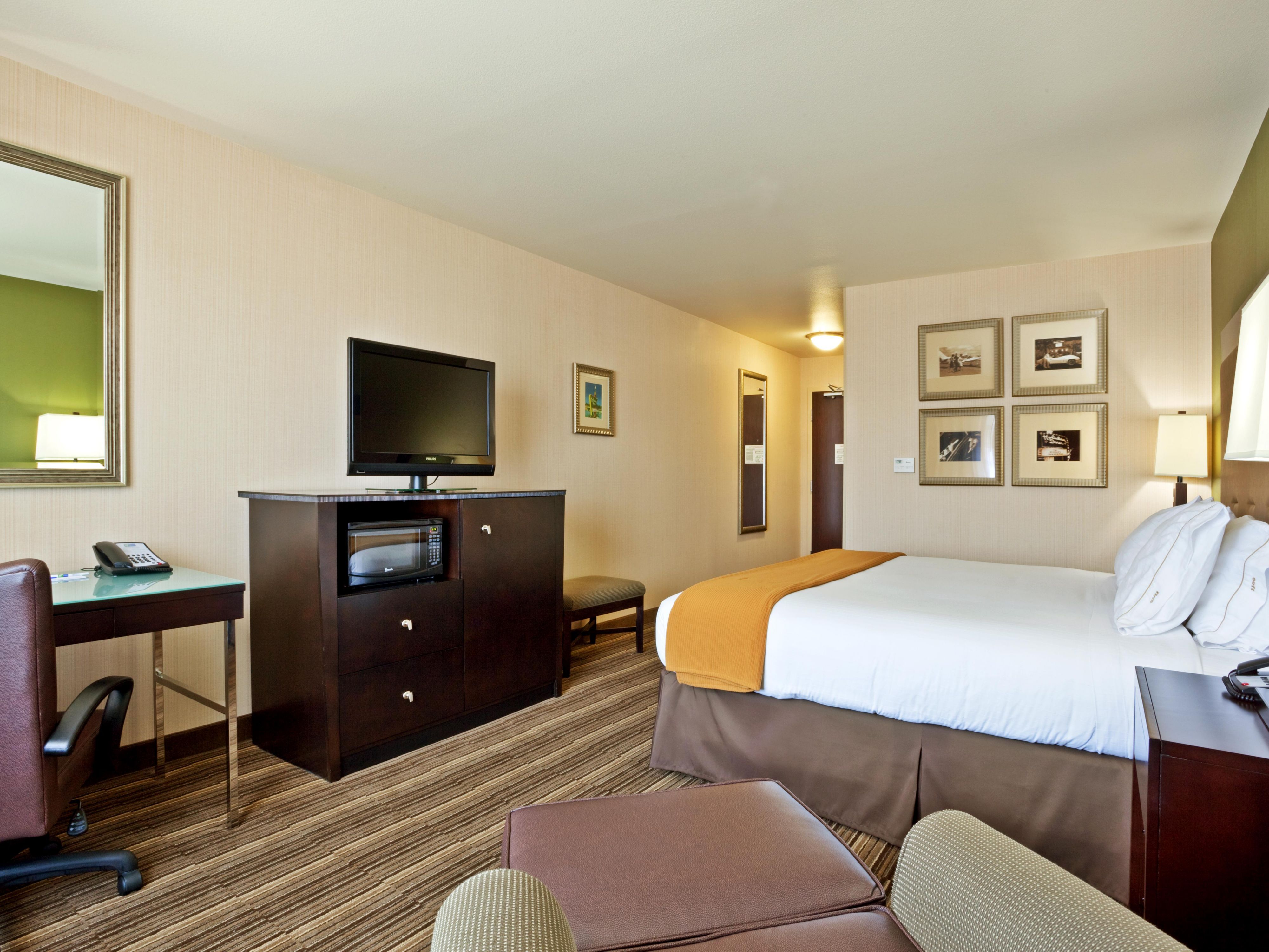 Rooms & Suites
