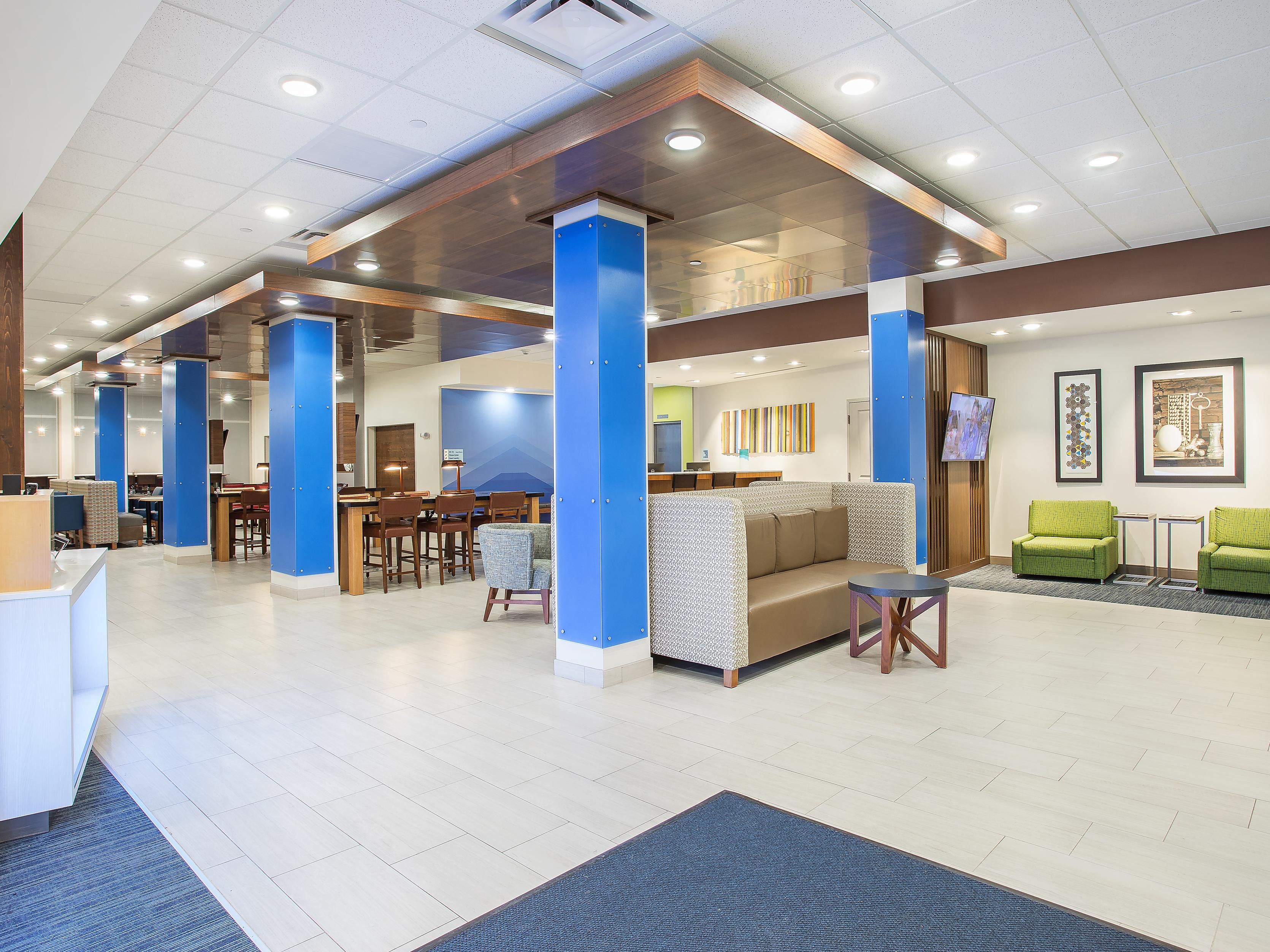 Hotel near Lexington, KY | Holiday Inn Express & Suites Lexington W ...