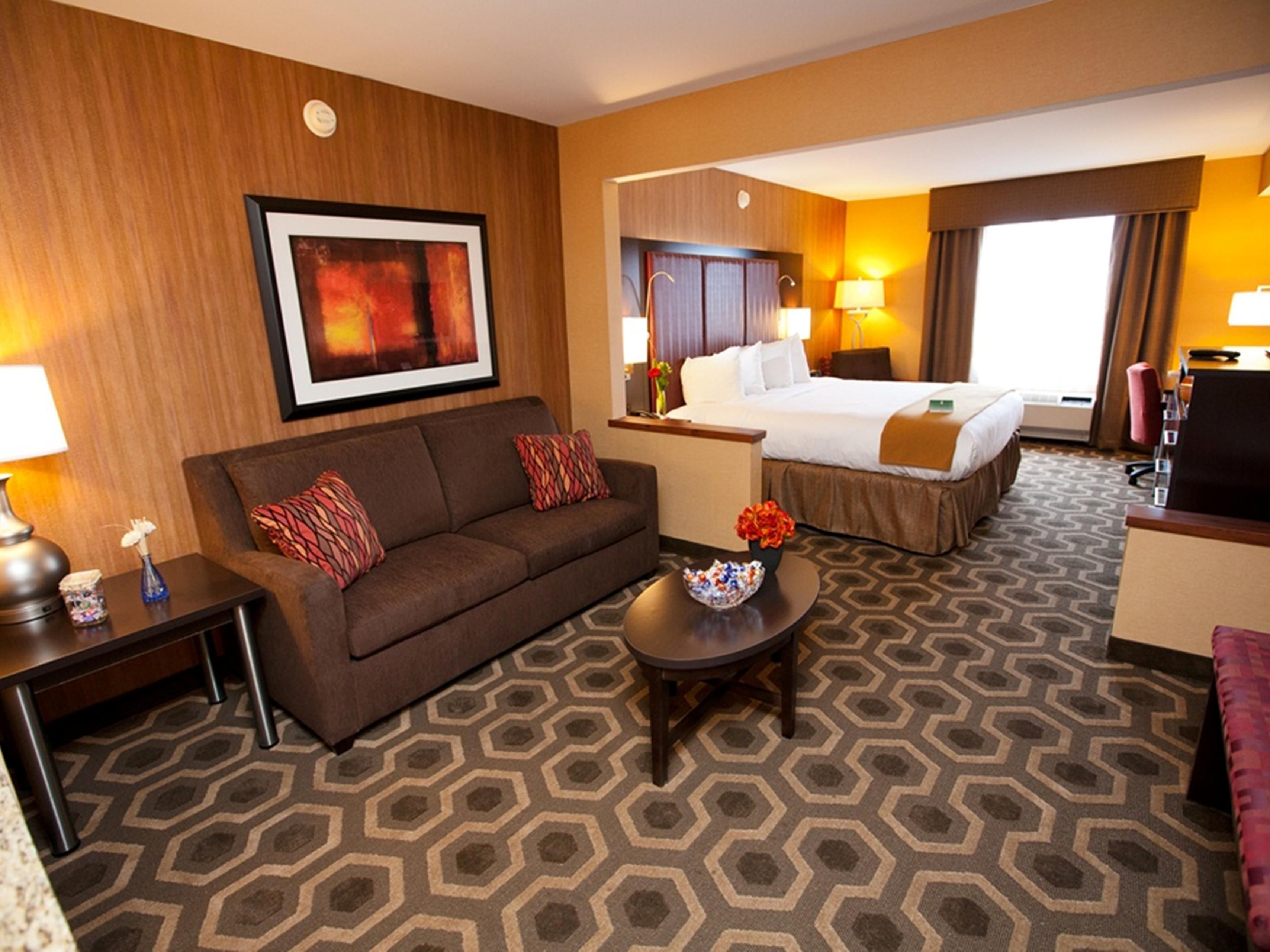 Rooms & Suites
