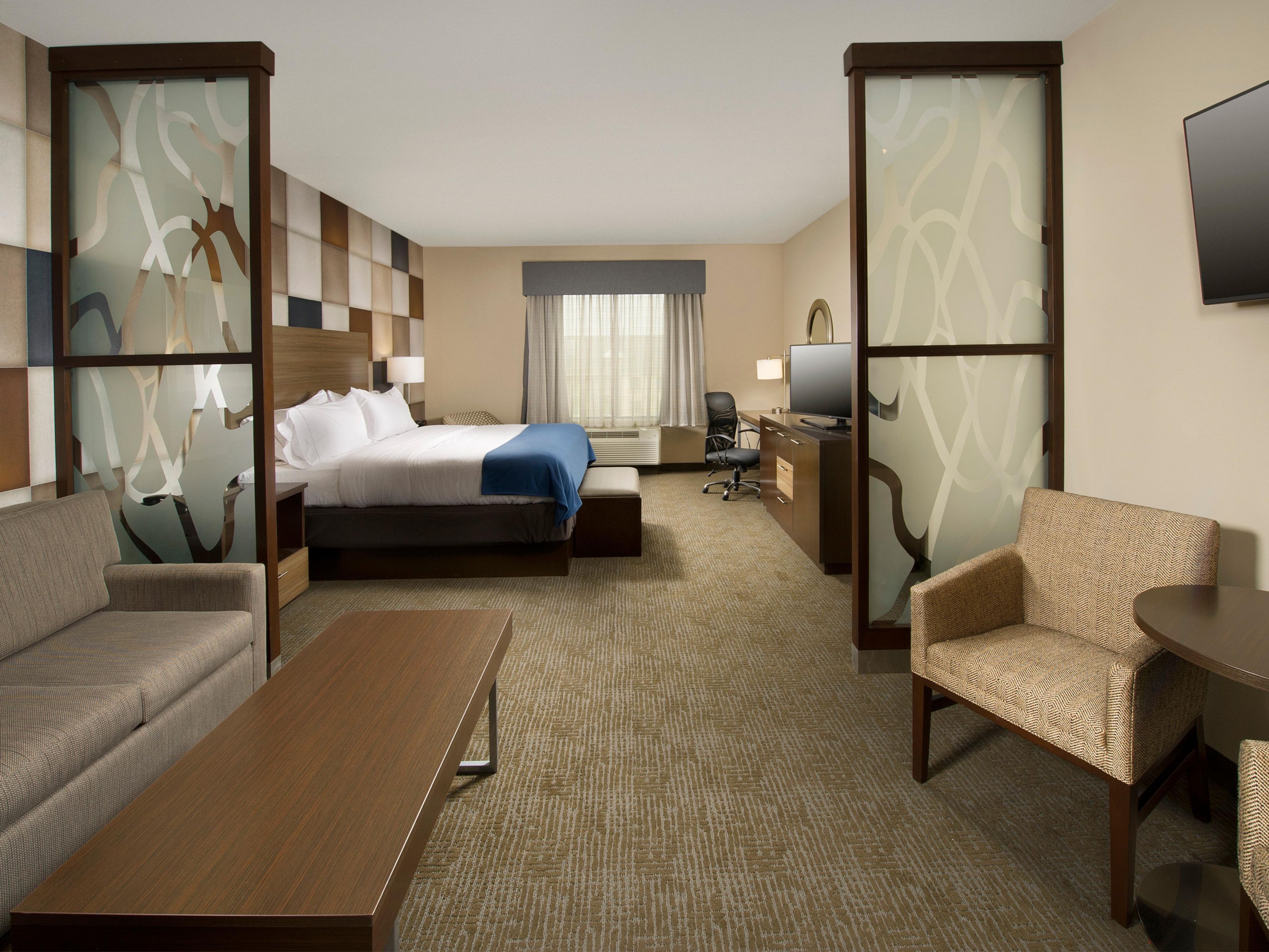 Holiday Inn Express & Suites Waco South Guest Room & Suite Options