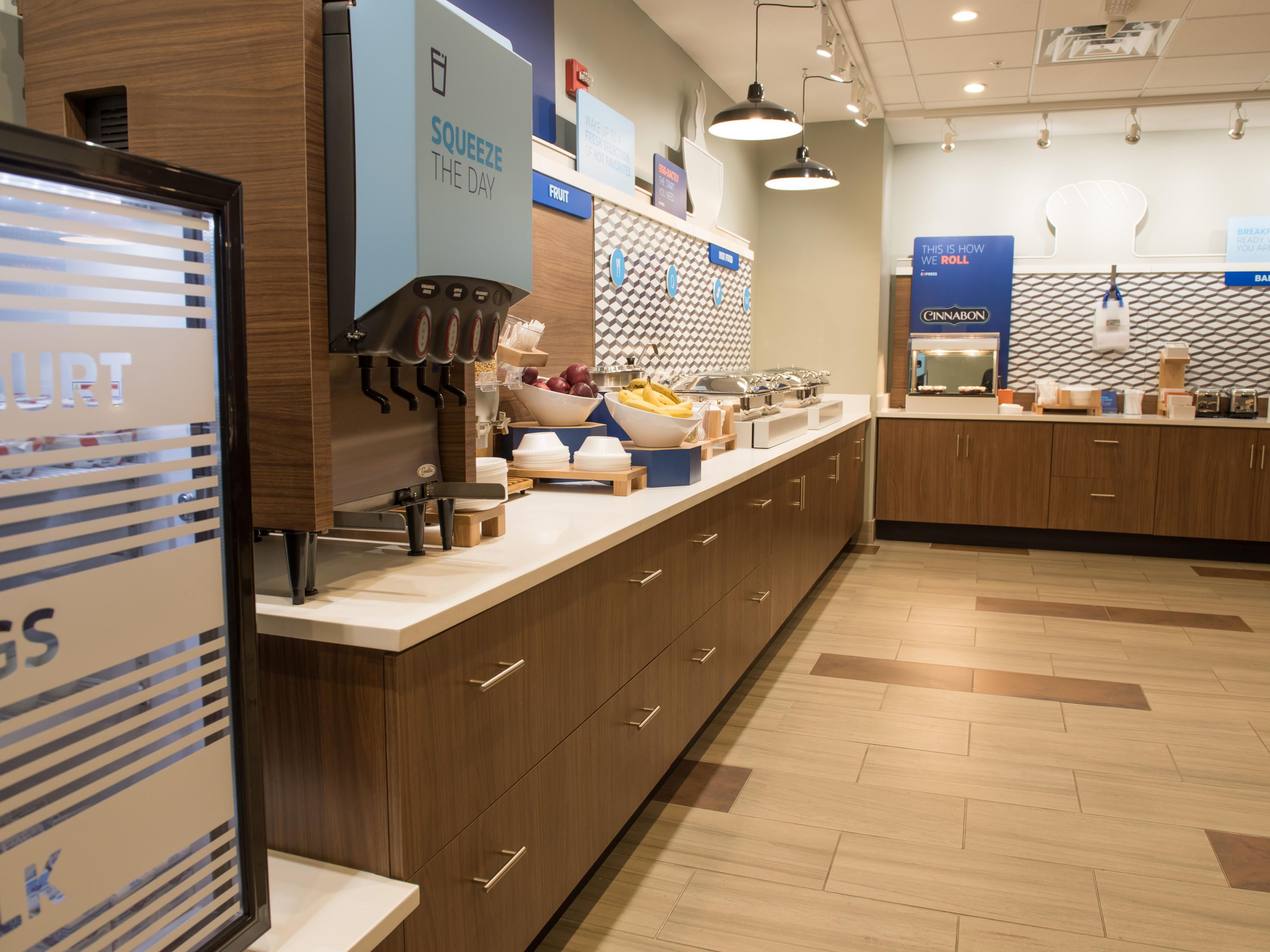 Restaurantes cercanos Holiday Inn Express & Suites Varsovia