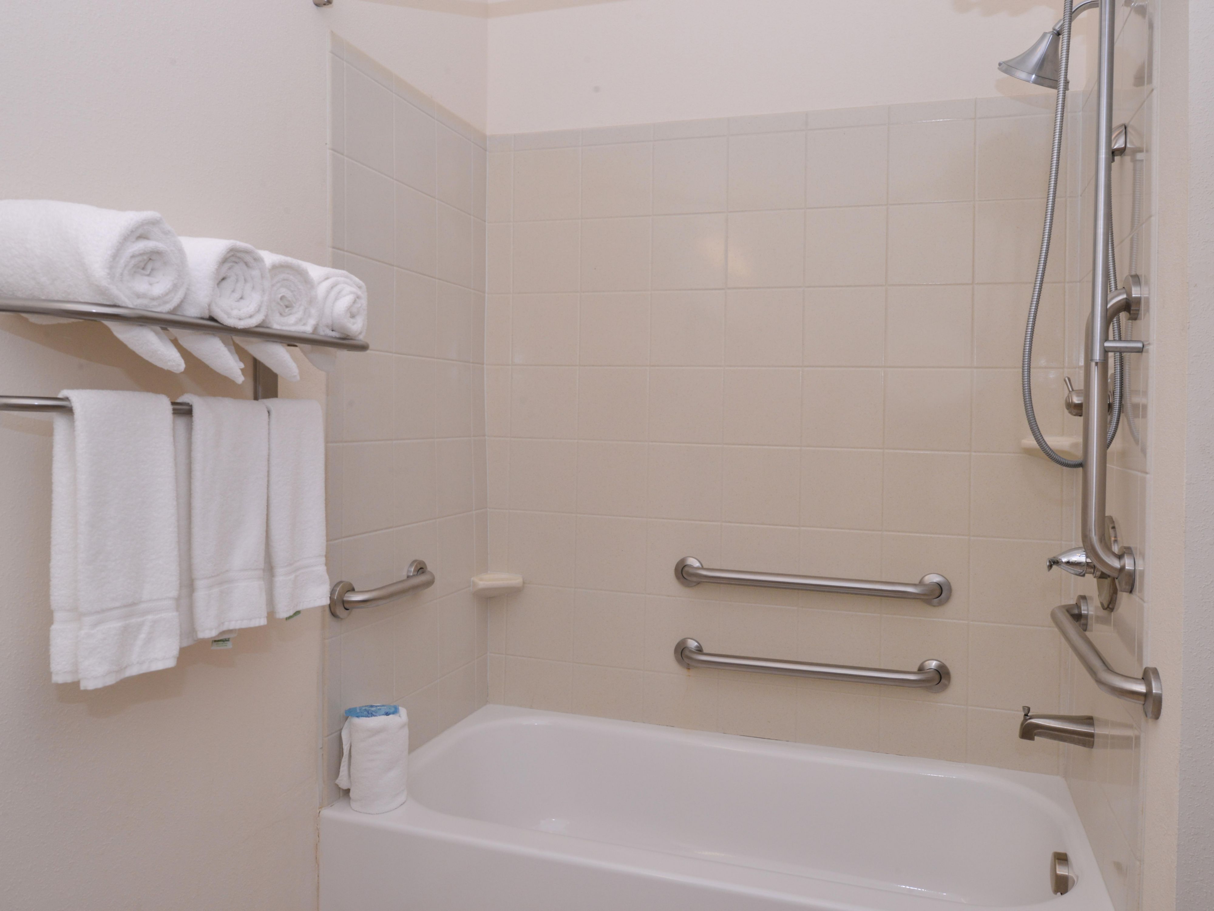 Hotels in Washington, PA | Holiday Inn Express & Suites Washington ...