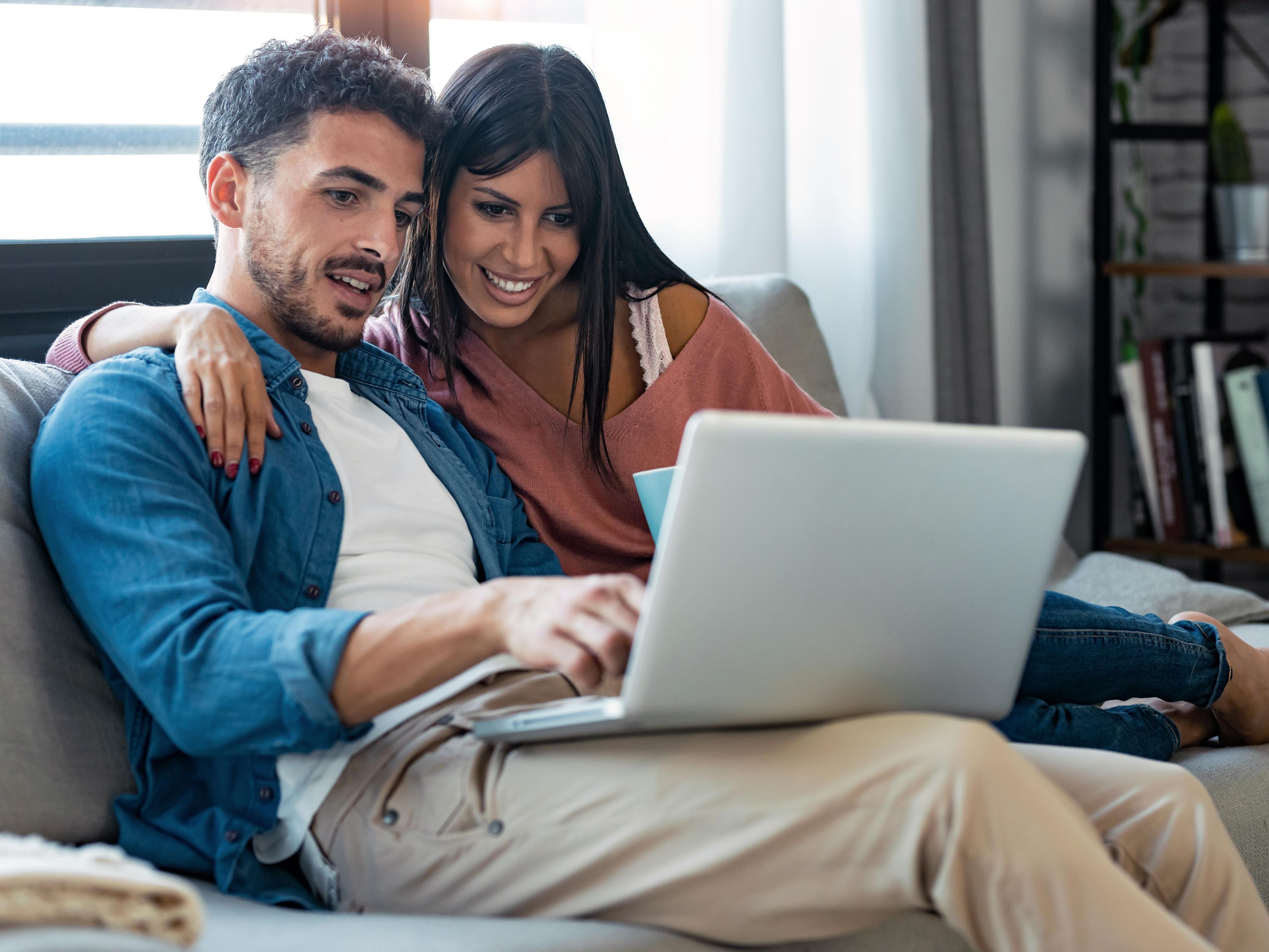 Hotel Rooms Near Niagara Falls | Holiday Inn Express & Suites Welland