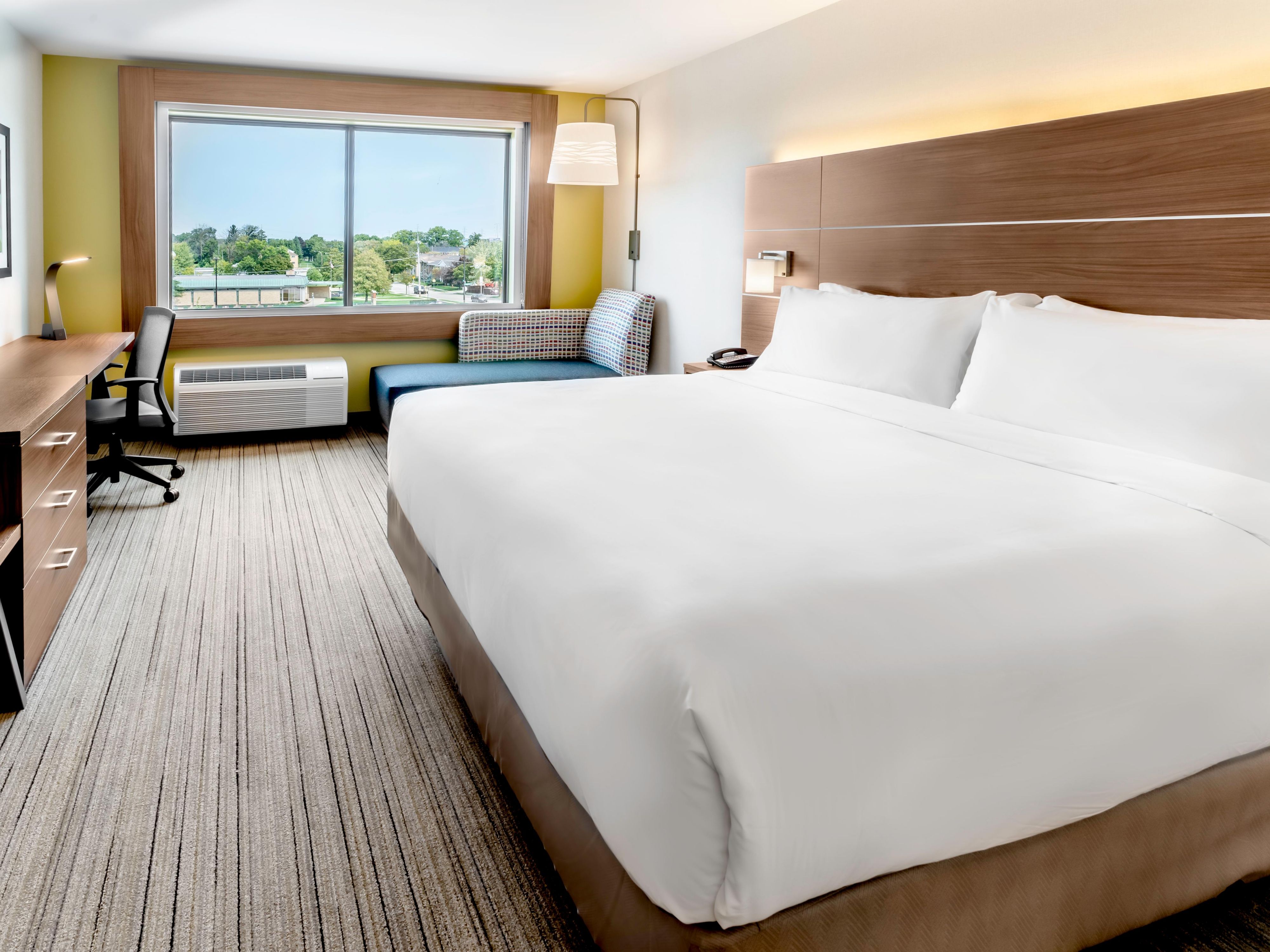Hotel in West Allis, WI - Holiday Inn Express Milwaukee West Allis