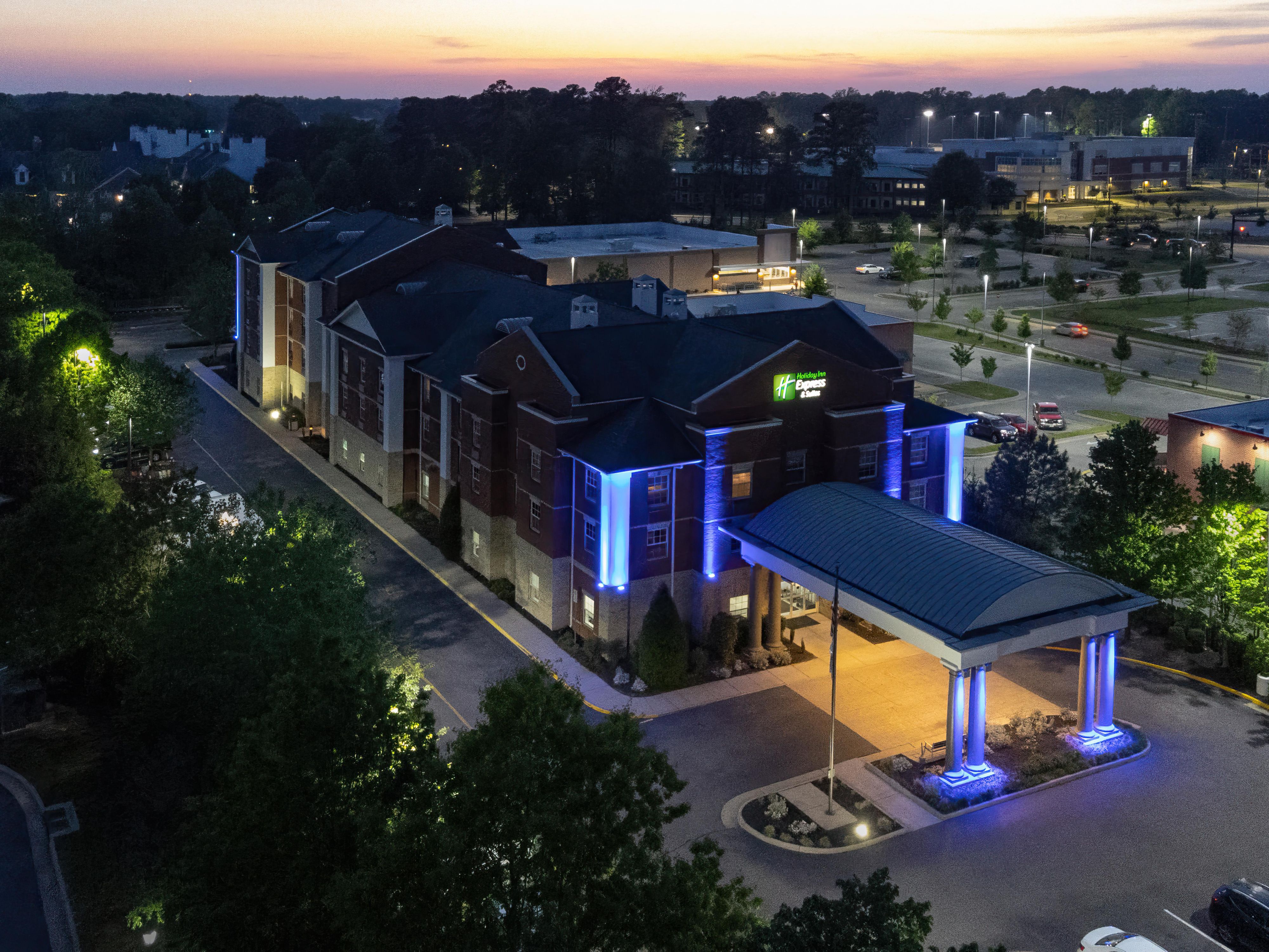 Williamsburg VA Hotels | Holiday Inn Express & Suites Williamsburg