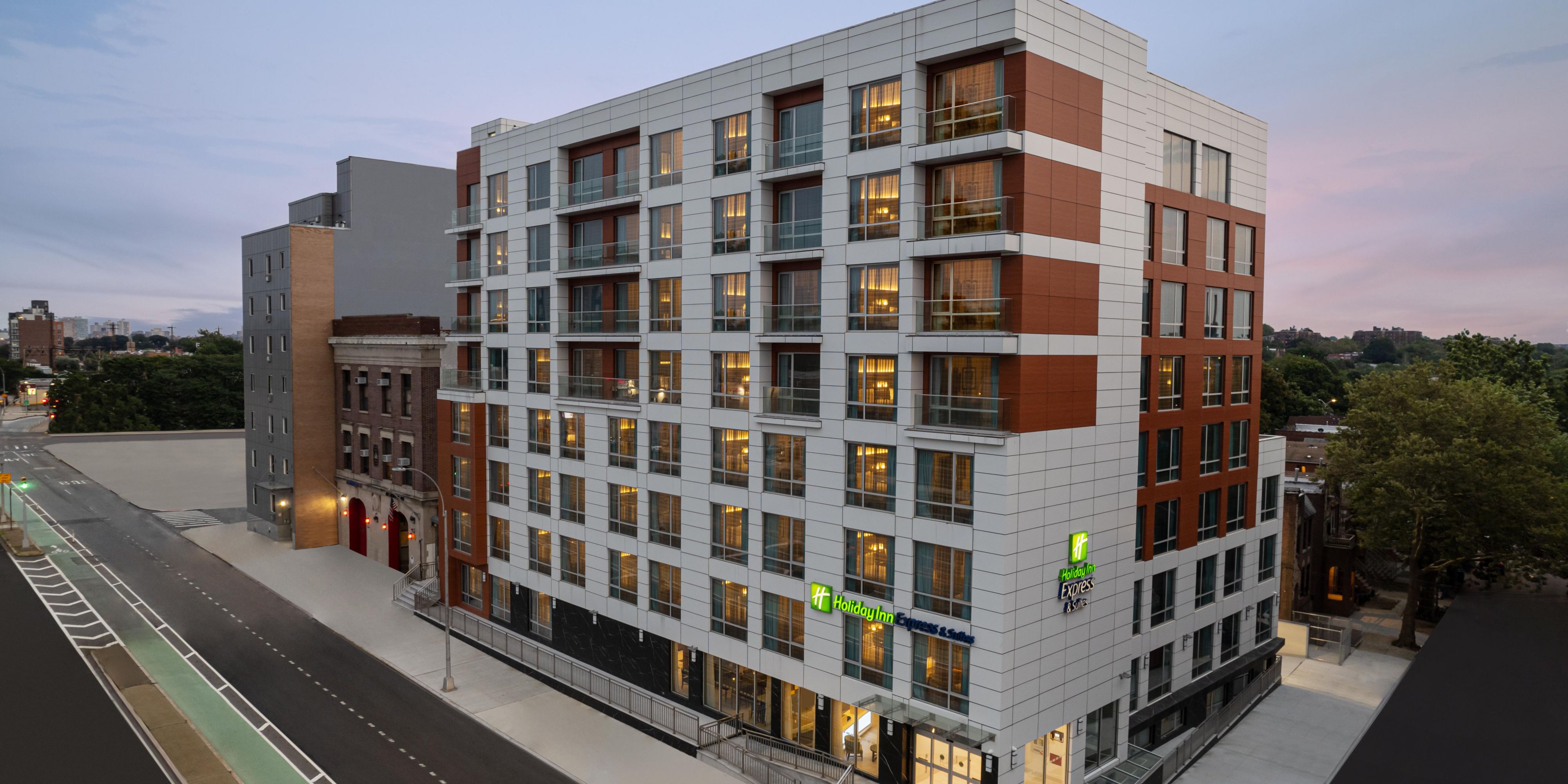 Holiday Inn Express & Suites Woodside Queens NYC - Woodside,