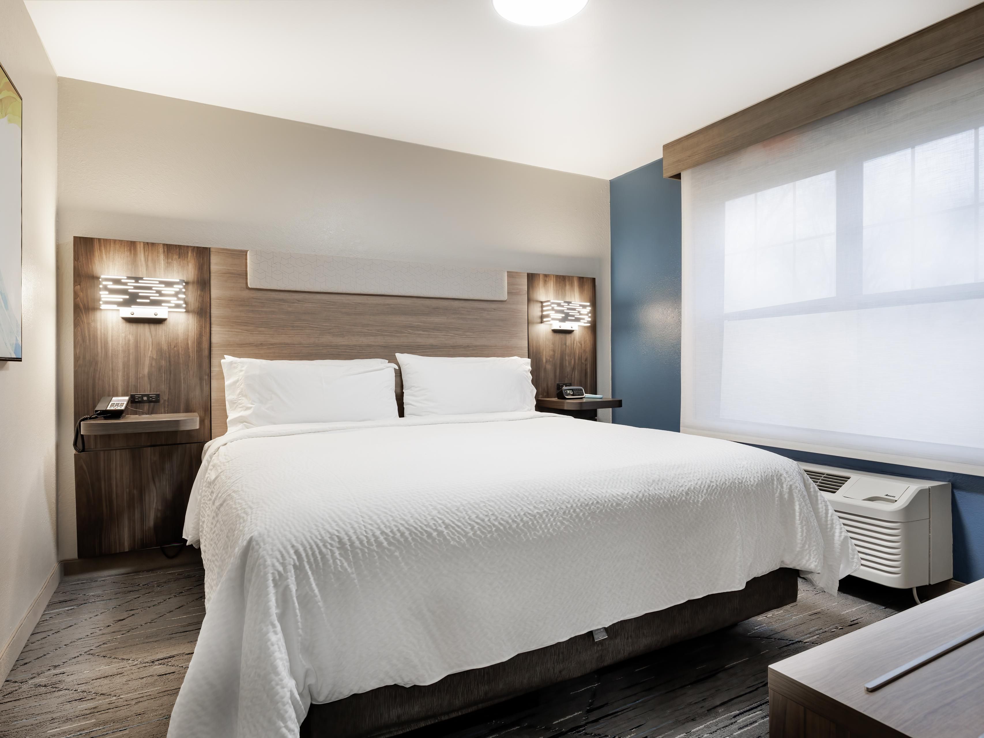 Holiday Inn Express & Suites Zion Guest Room & Suite Options