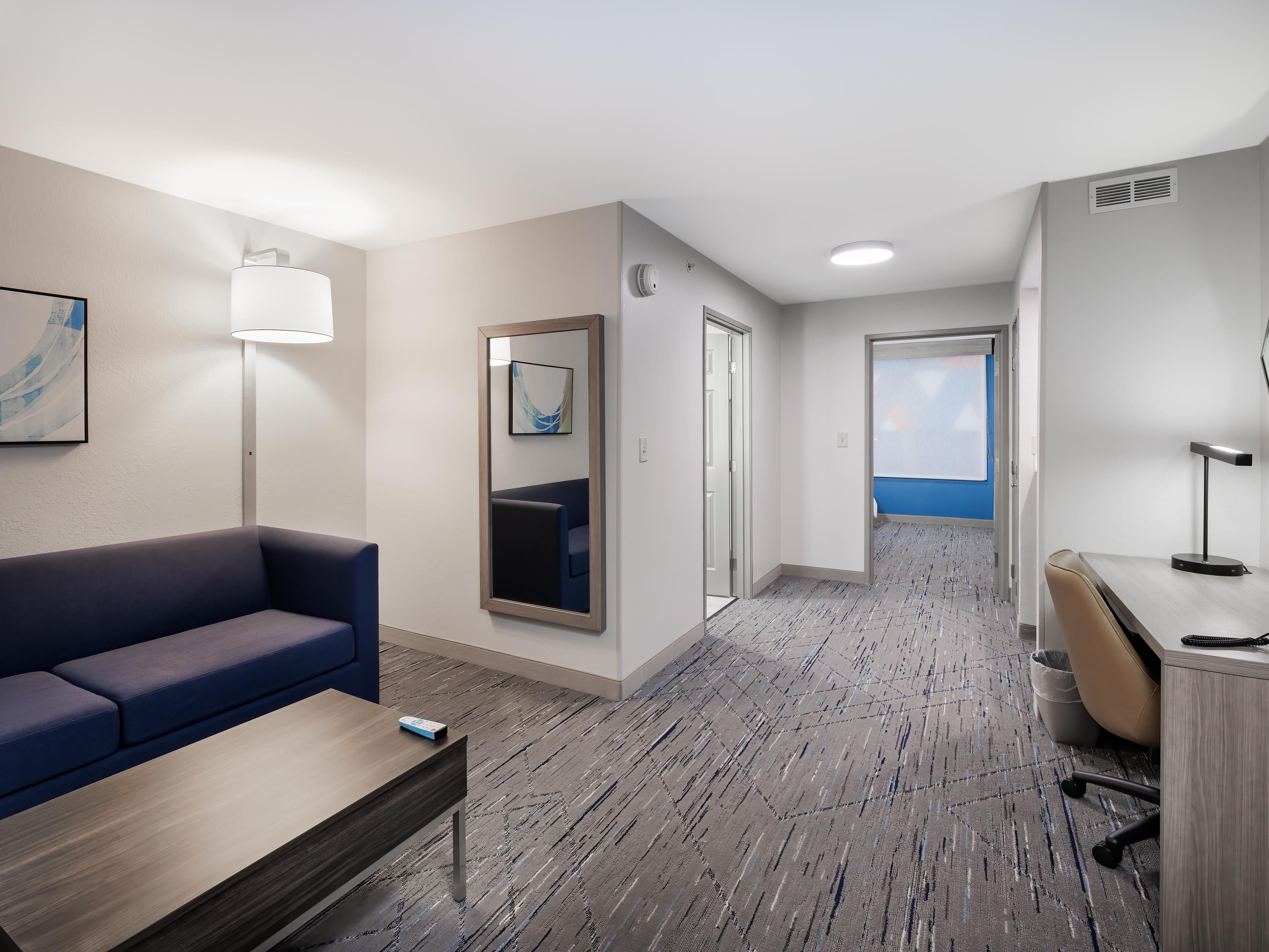 Holiday Inn Express & Suites Zion Guest Room & Suite Options