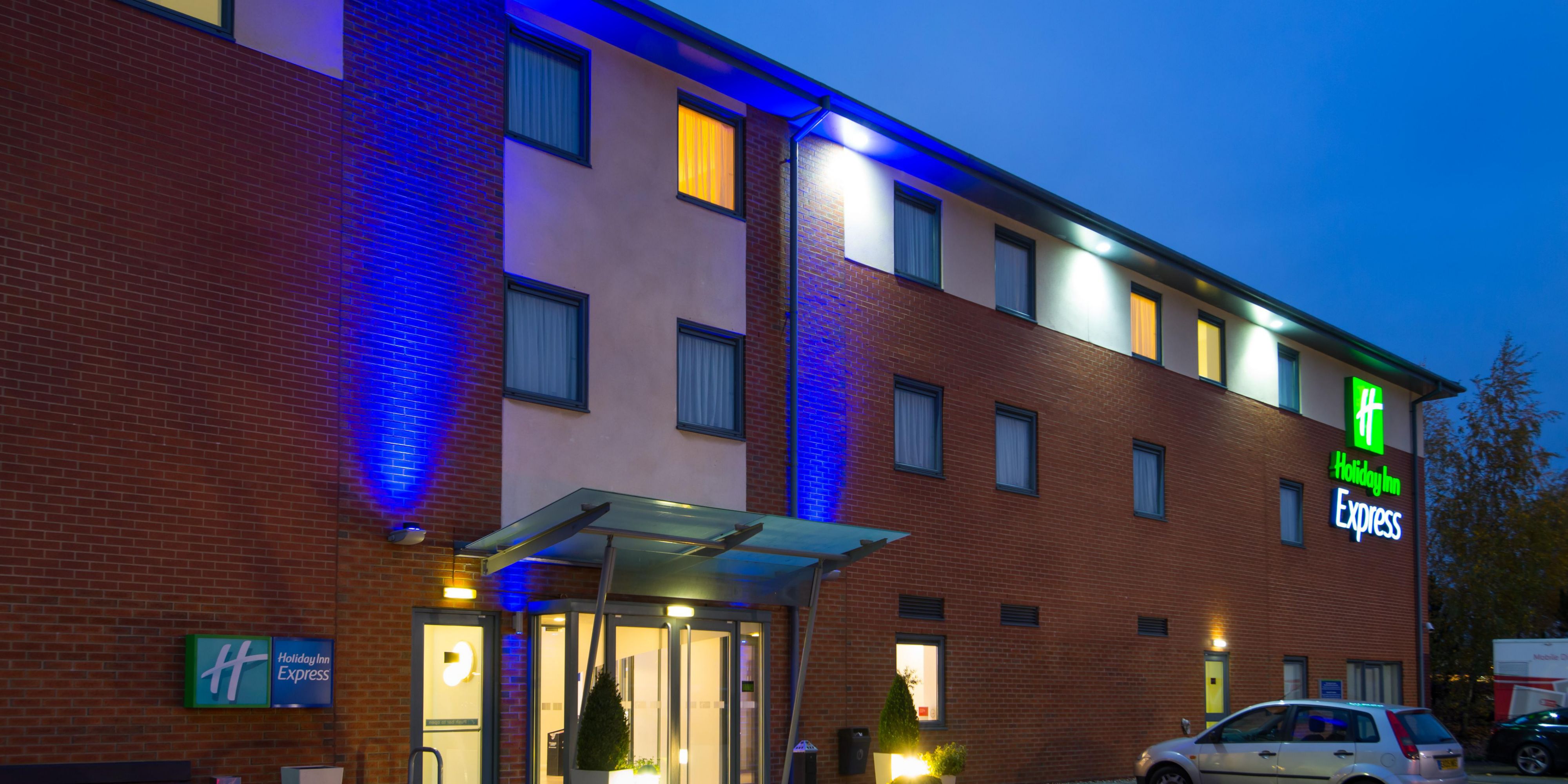 Hotels Near Bedford: Holiday Inn Express Bedford