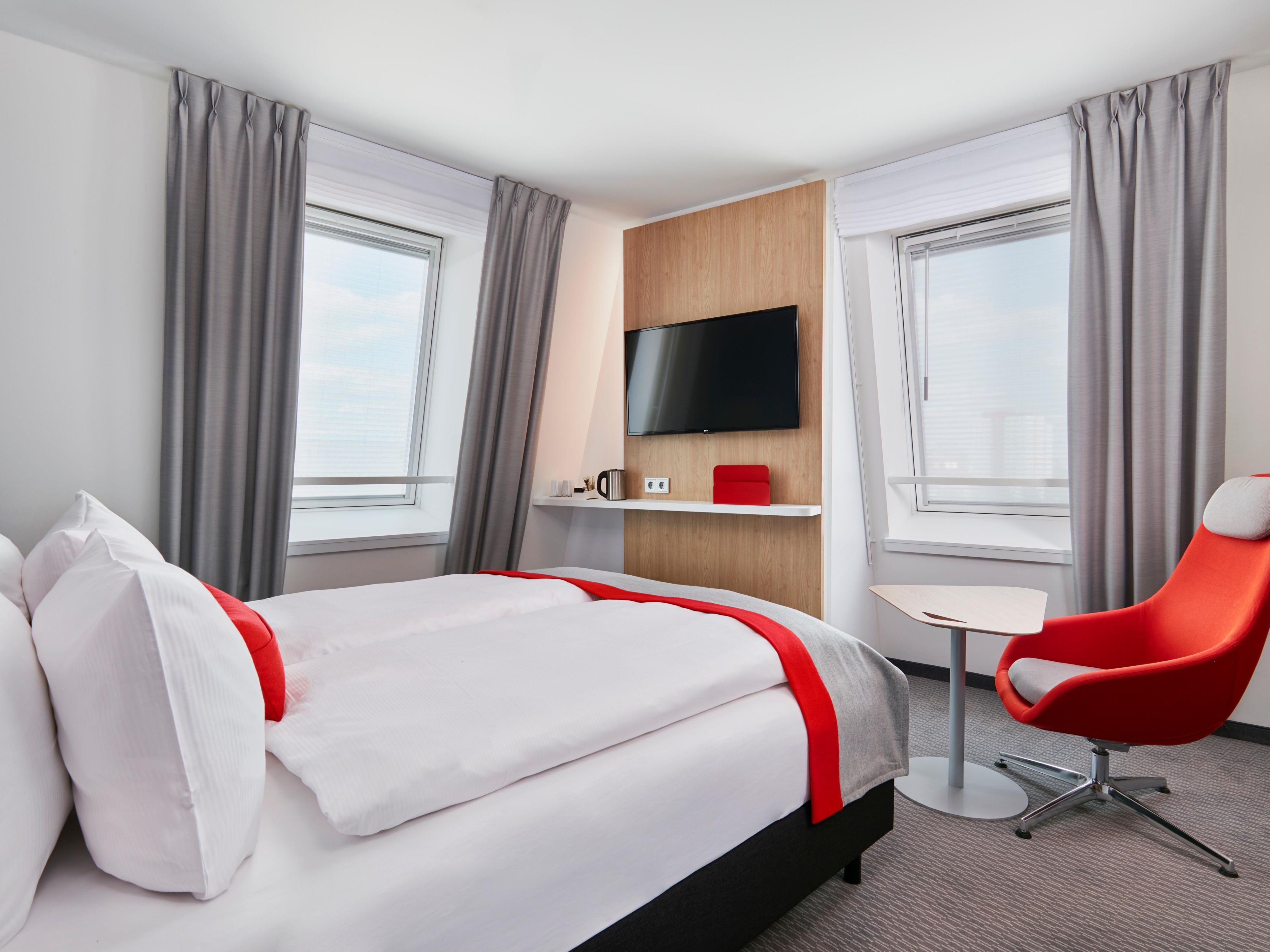 Rooms & Suites