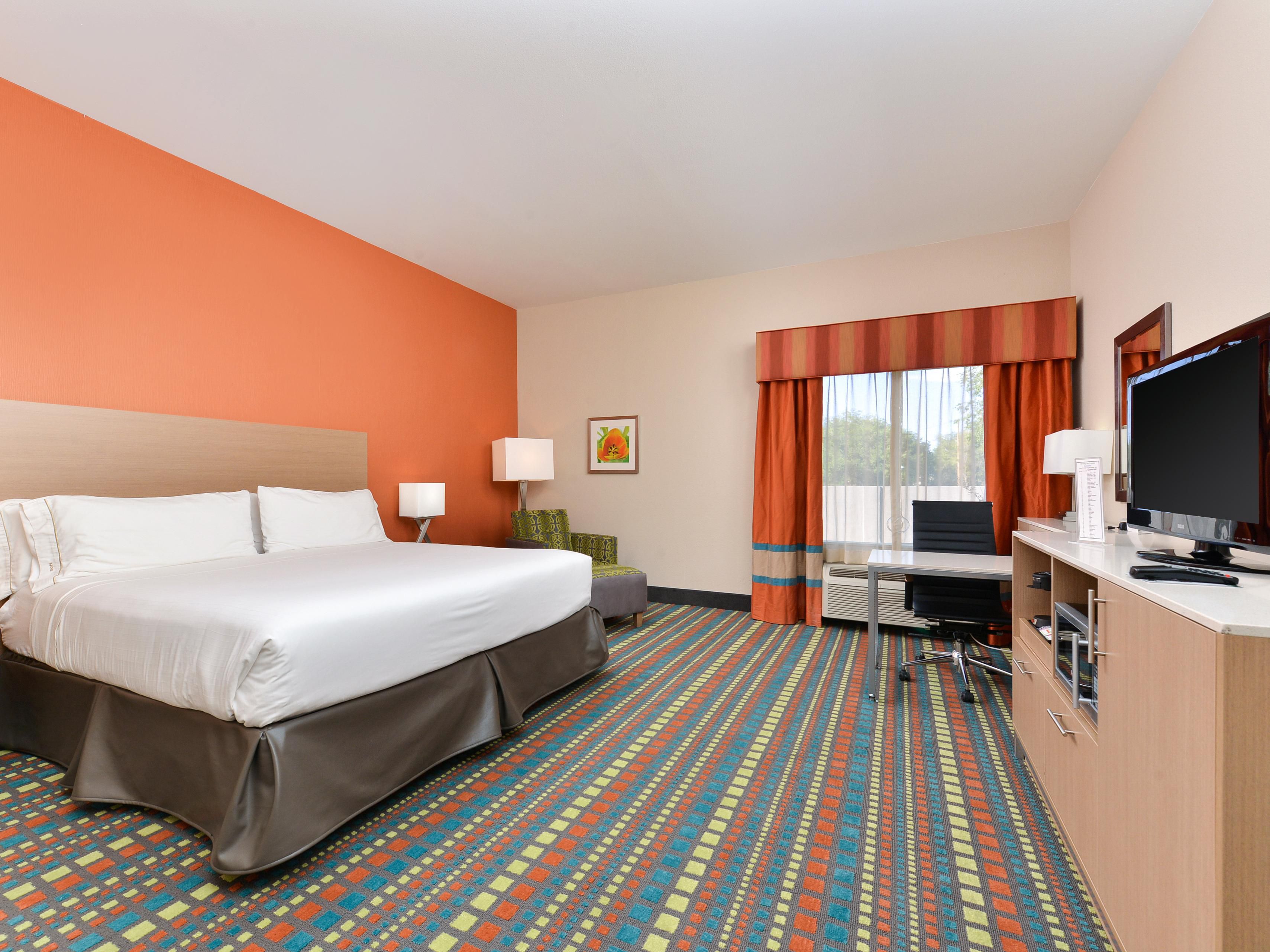 Holiday Inn Express Albuquerque N - Bernalillo Guest Room & Suite Options