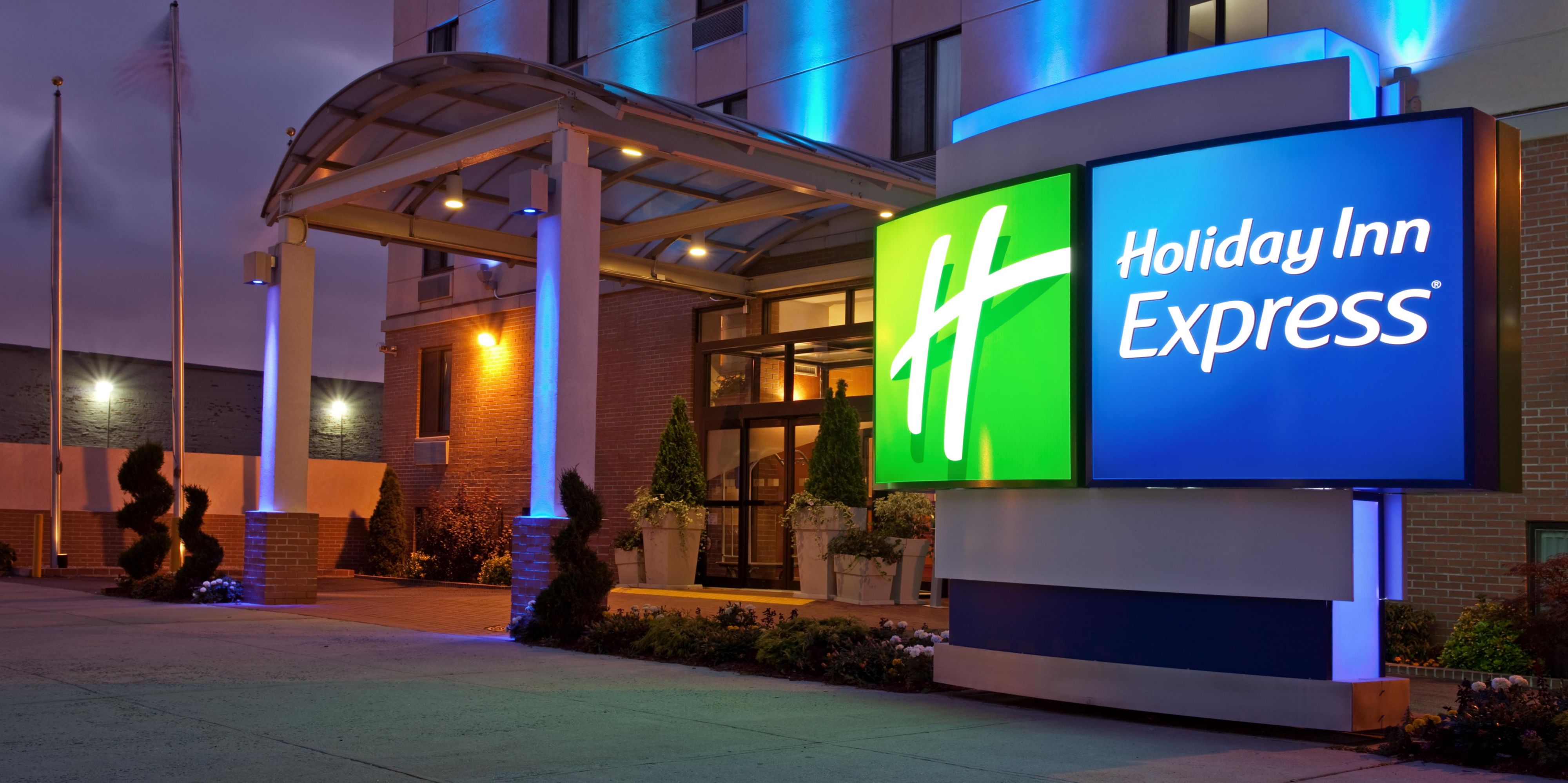 Holiday Inn Express New York-Brooklyn Map & Driving Directions ...