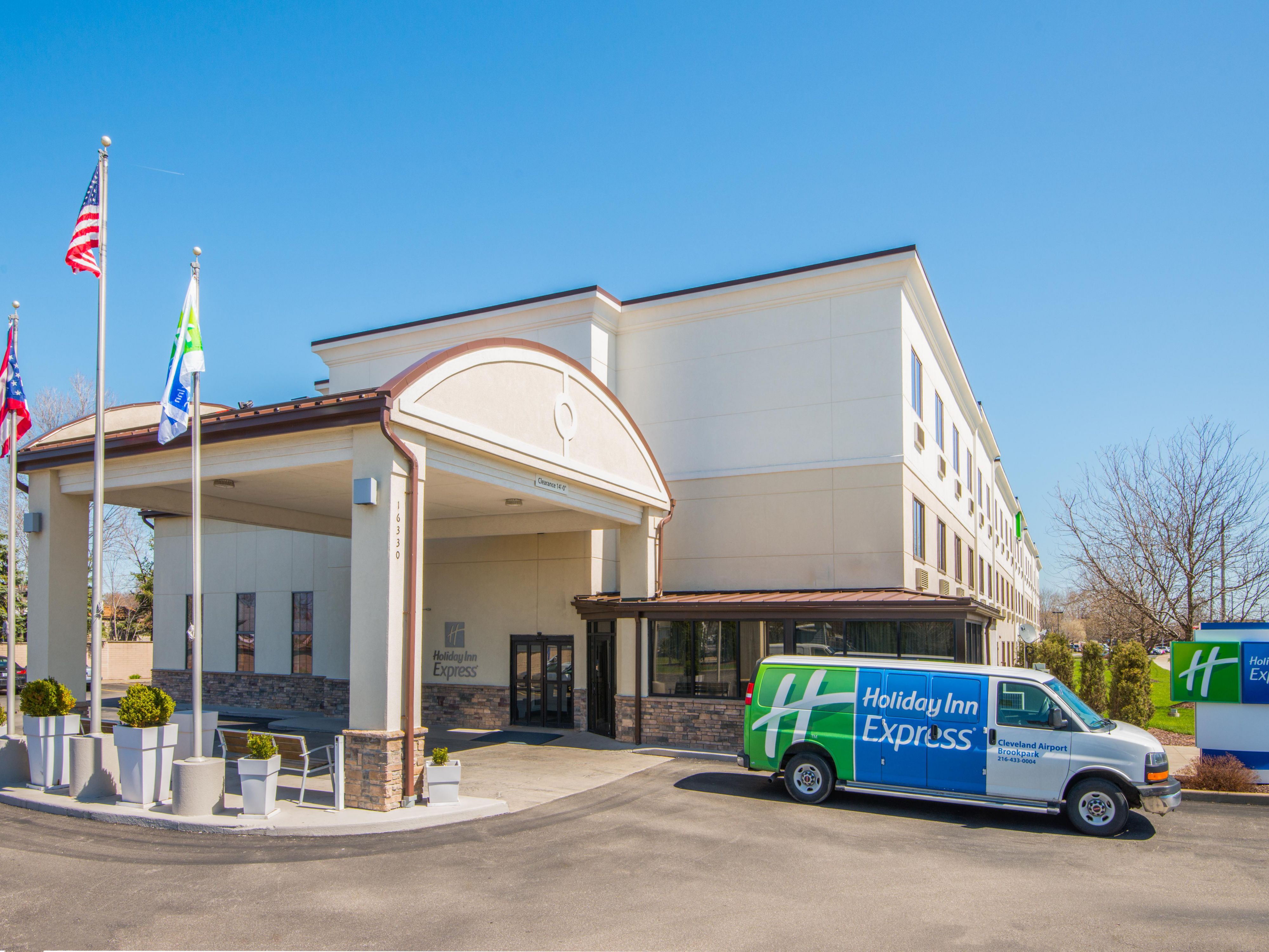 Cleveland Airport Hotel | Holiday Inn Express Cleveland Airport - Brook ...