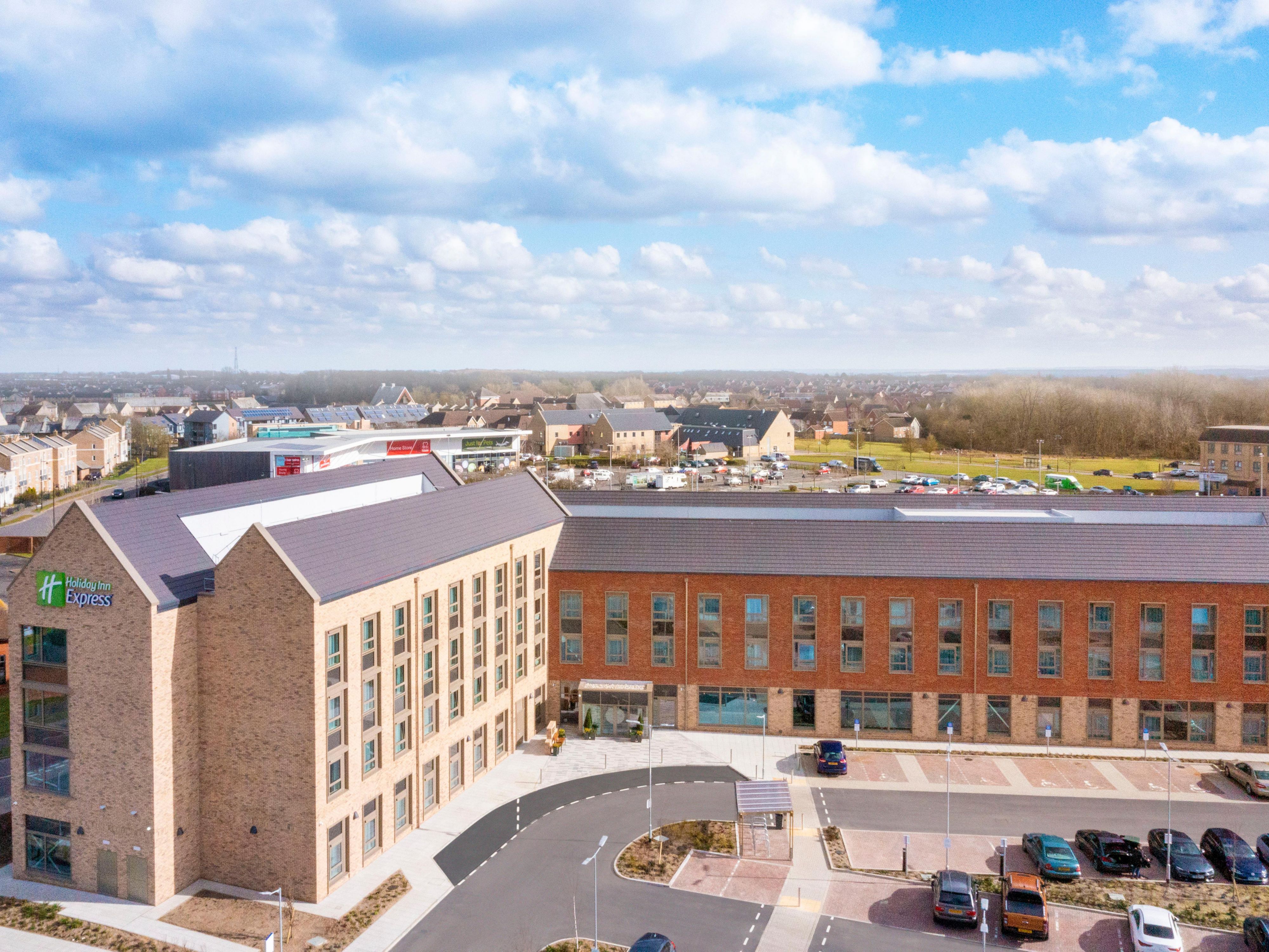 Holiday Inn Express Cambridge West - Cambourne Hotel by IHG