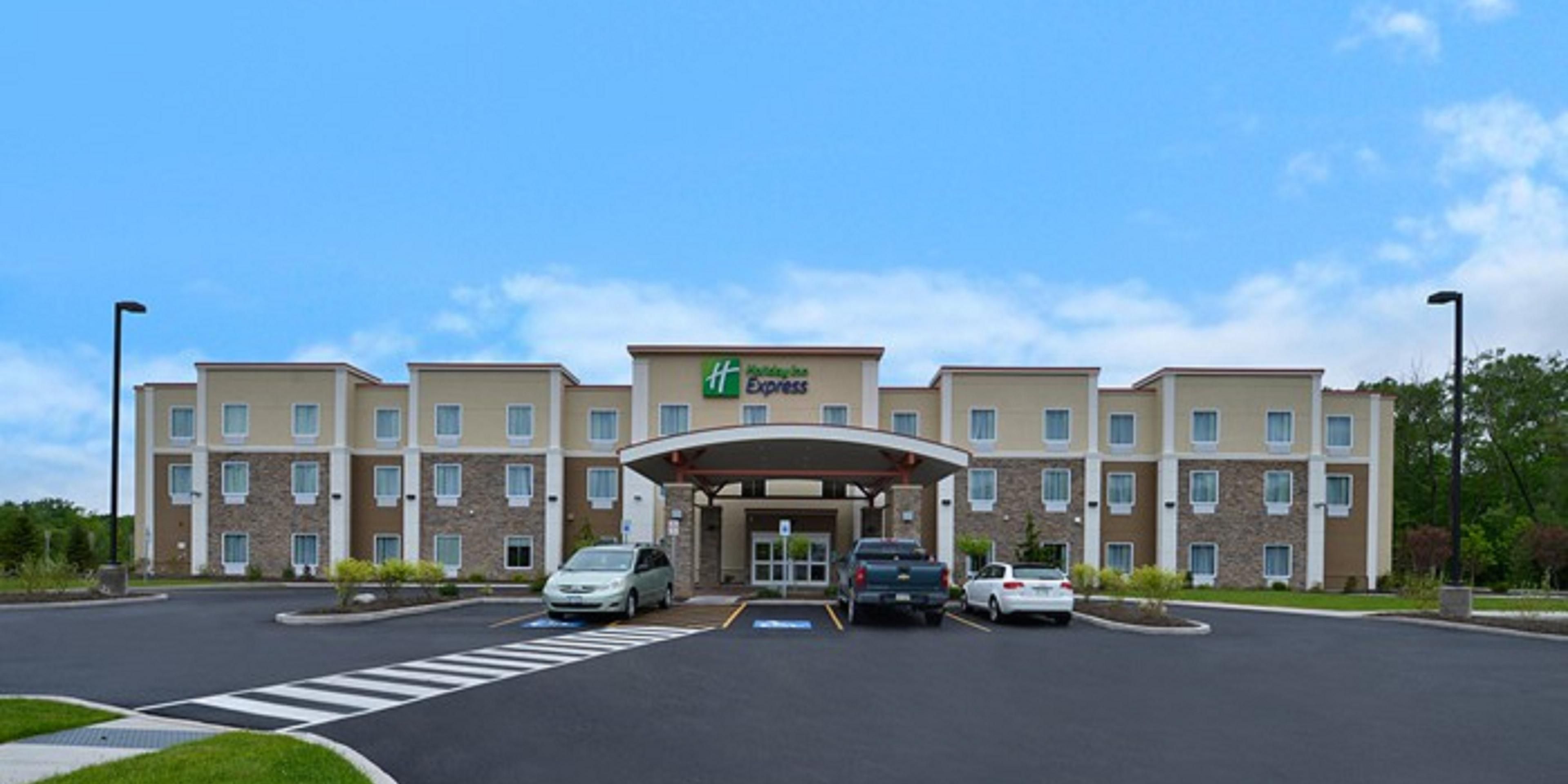 Hotels in Canandaigua, NY with Pools | Holiday Inn Express Canandaigua ...