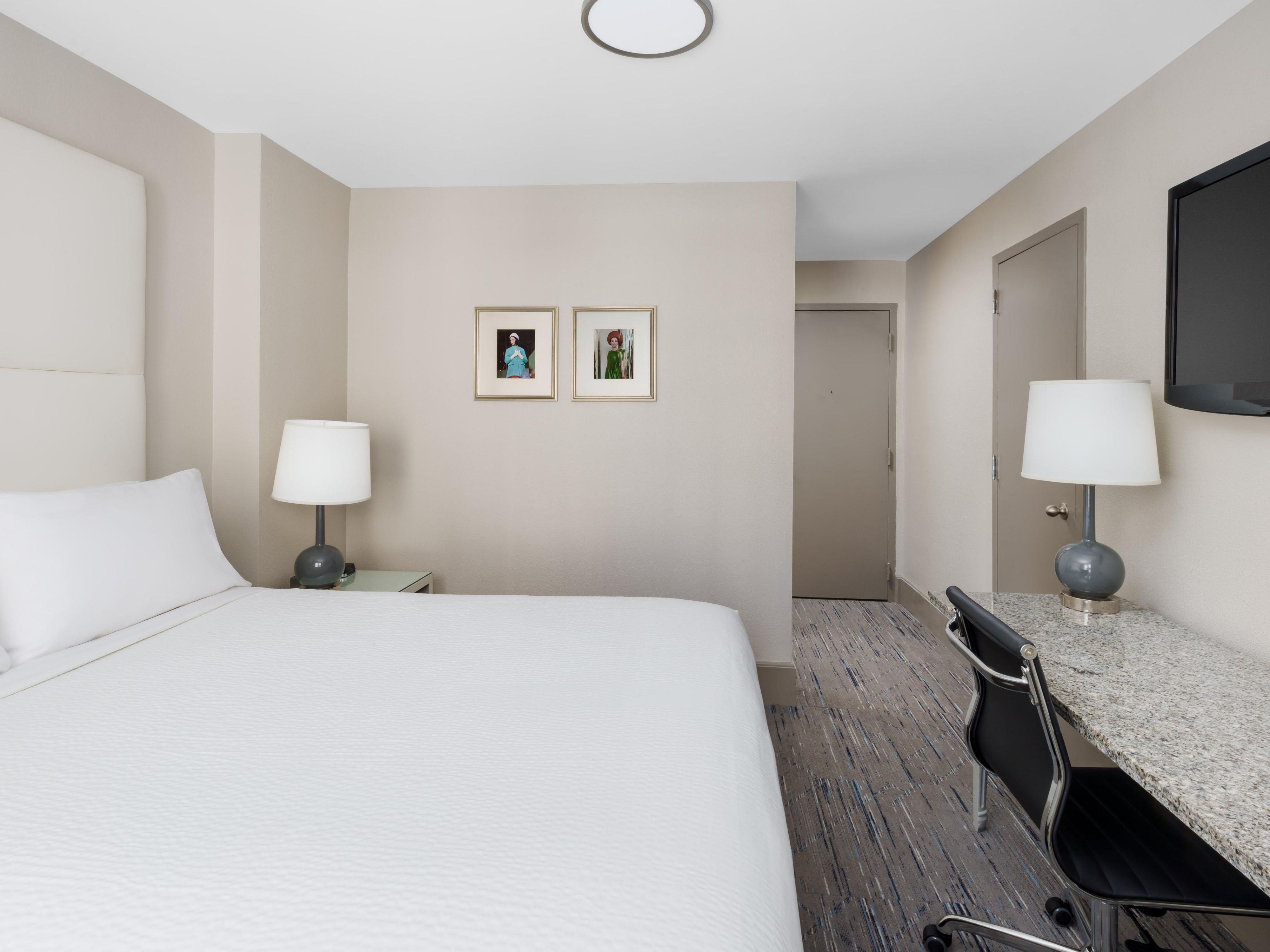 Holiday Inn Express Chicago - Magnificent Mile Guest Rooms