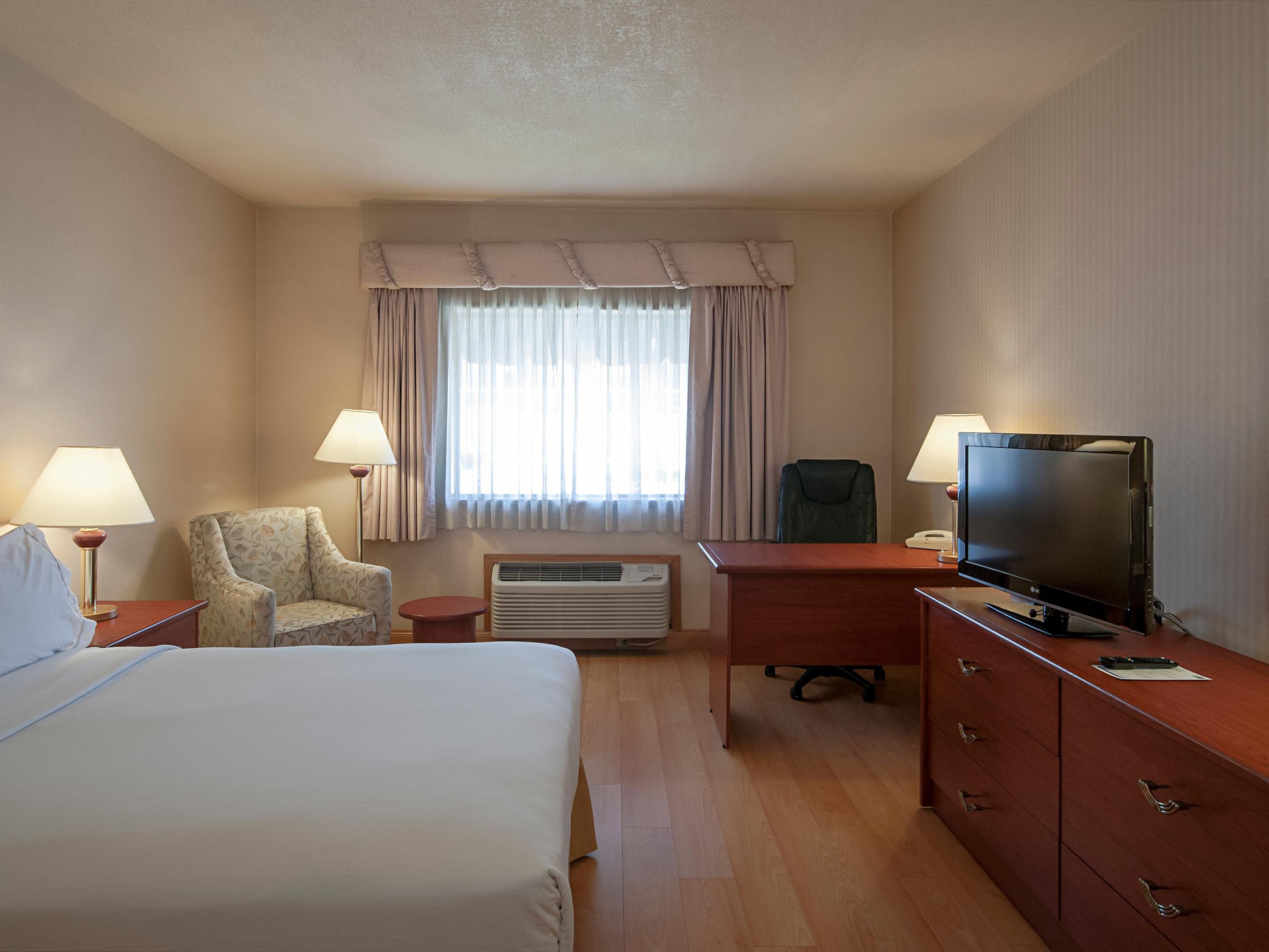 Rooms & Suites