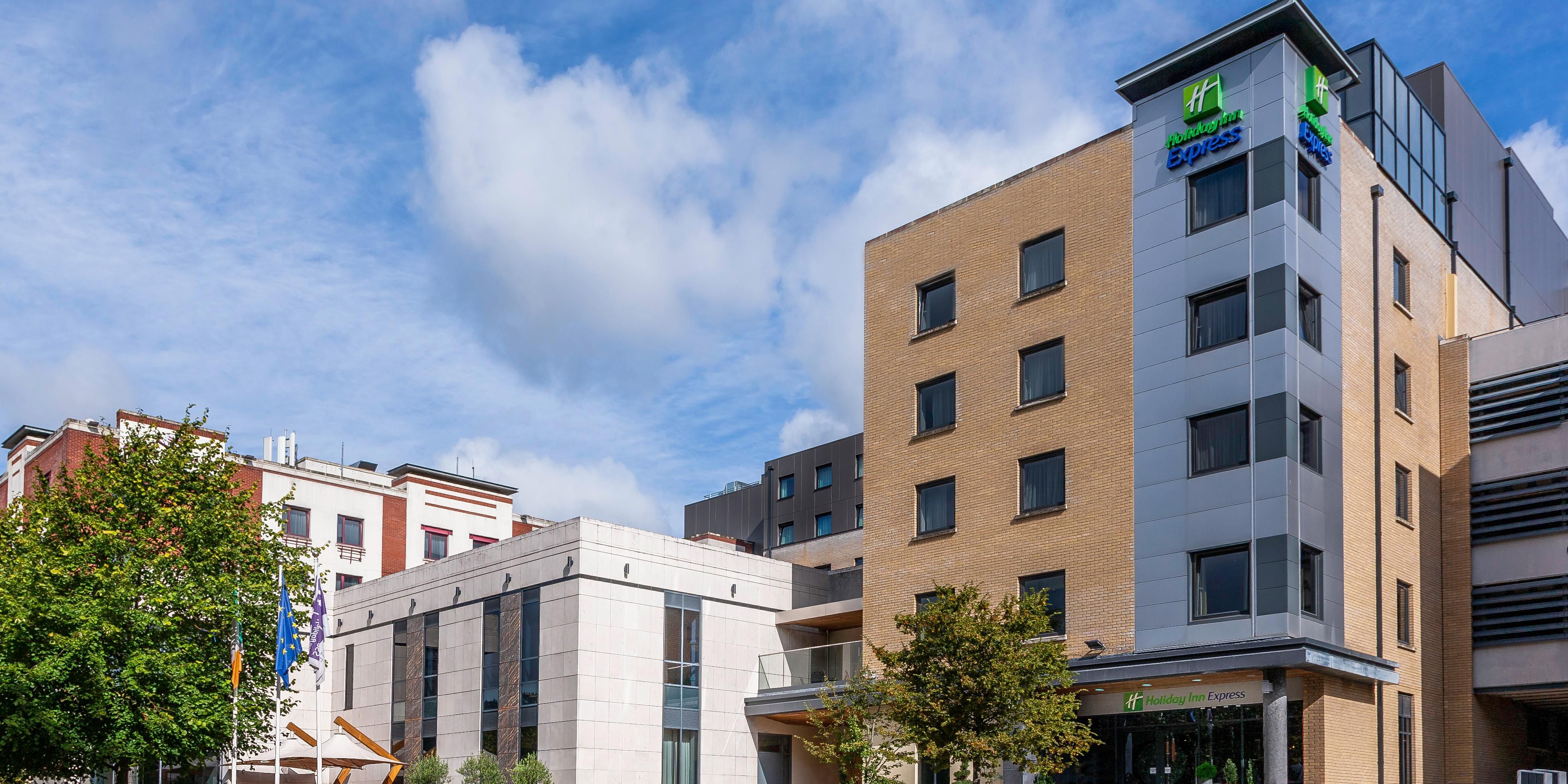 Holiday Inn Express Dublin Airport Map & Driving Directions | Parking ...