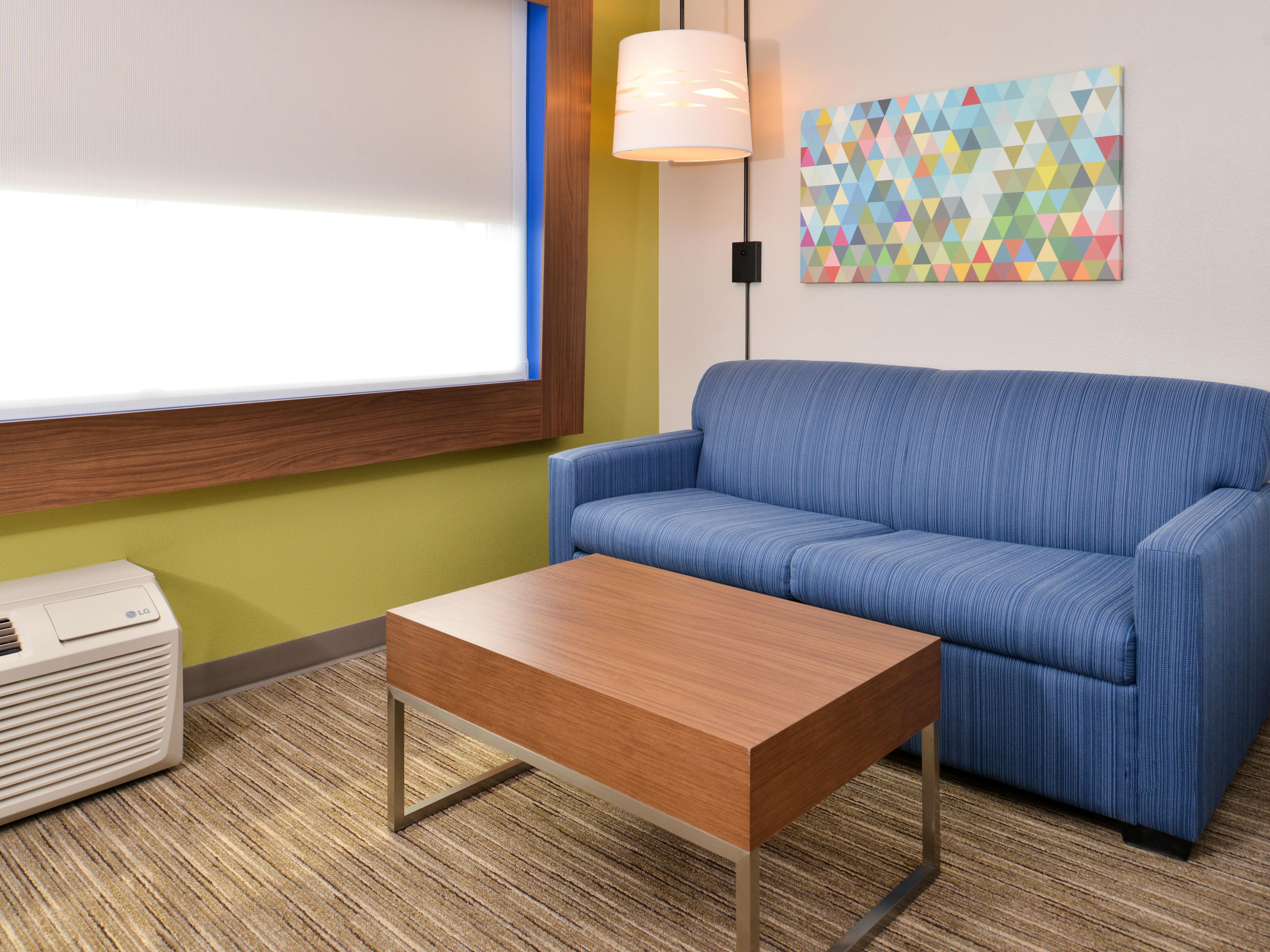 Holiday Inn Express Early Guest Room & Suite Options
