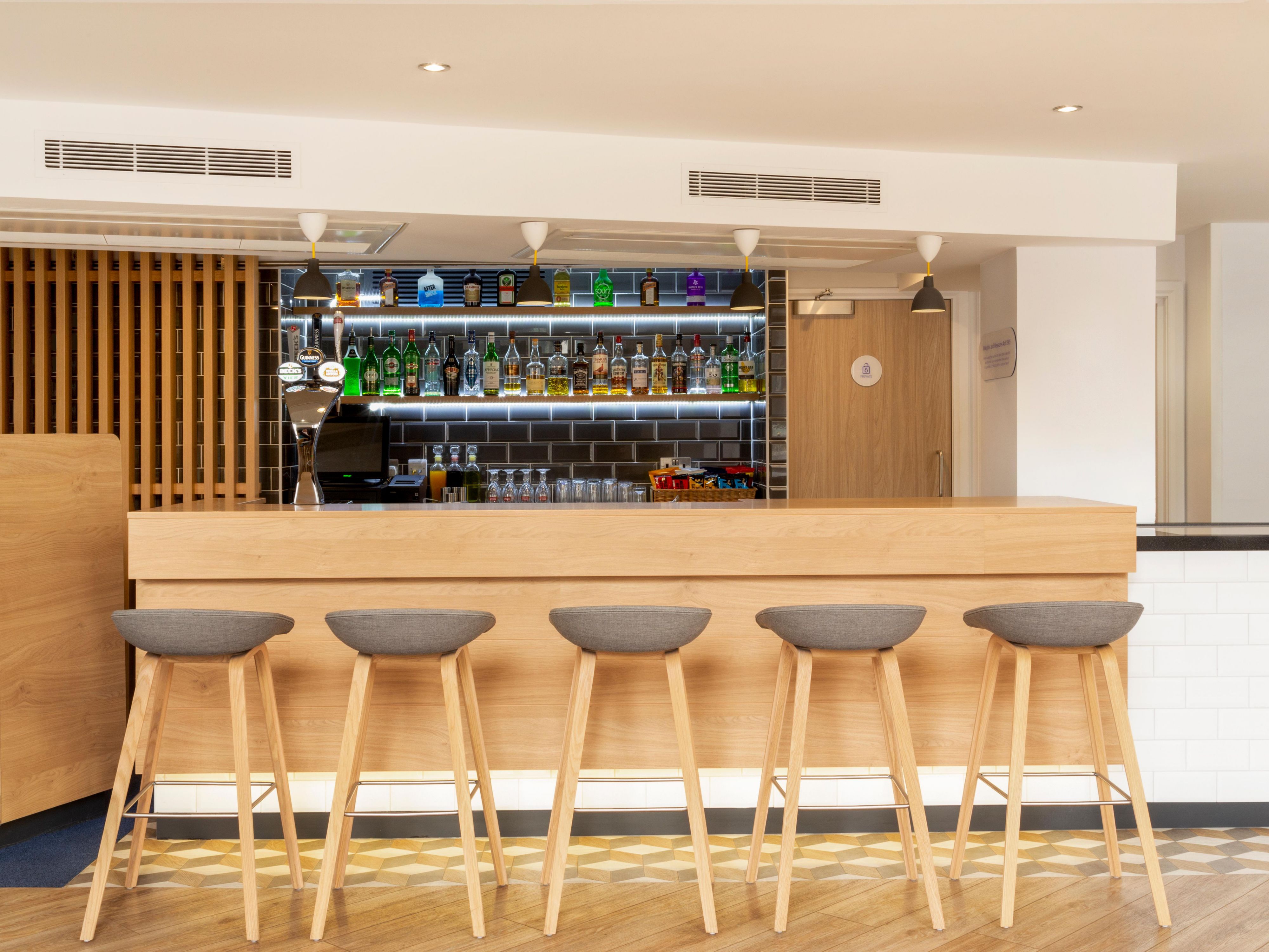 Central Hotel: Holiday Inn Express Edinburgh City Centre